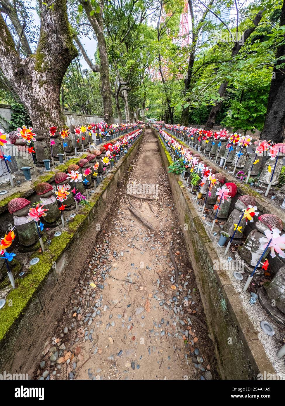 Zojoji Enkodaishido temple in Tokyo, Japan Stock Photo - Alamy