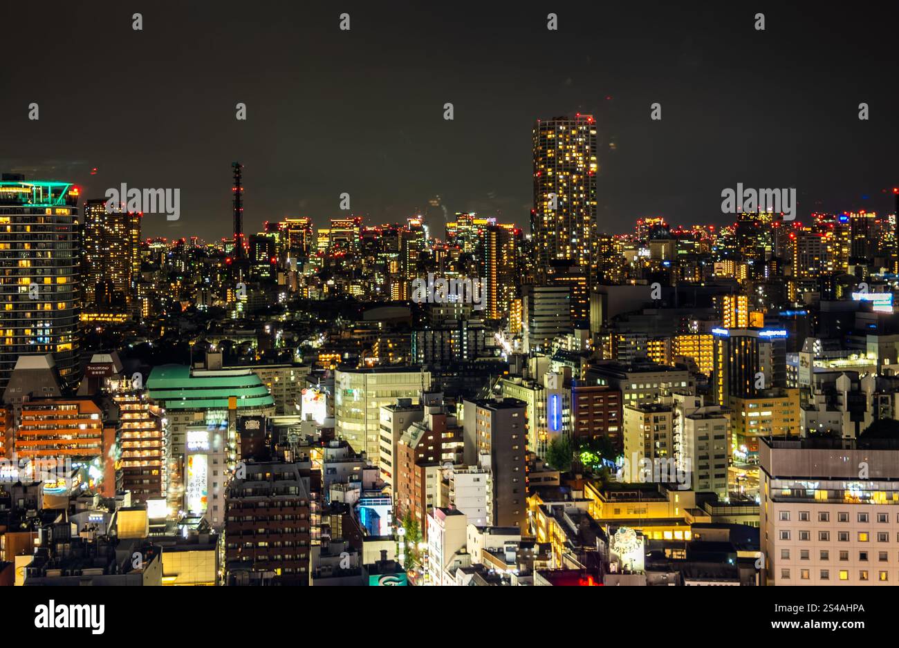 Shinjuku street in Kabuchiko, Tokyo, Japan Stock Photo - Alamy