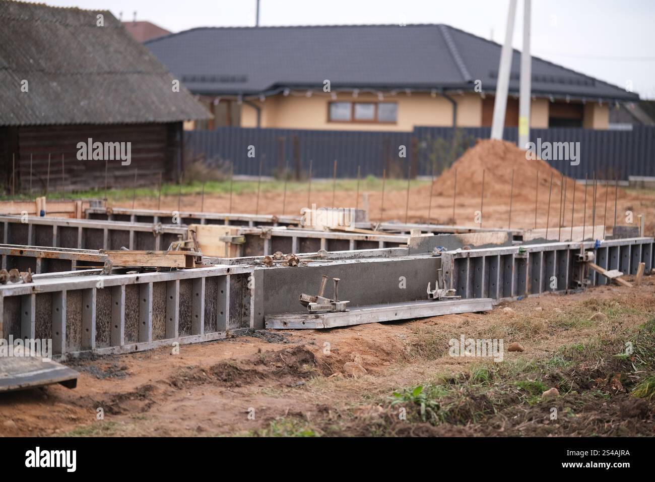 Construction of pile-grillage foundation. Monolithic foundation with ...