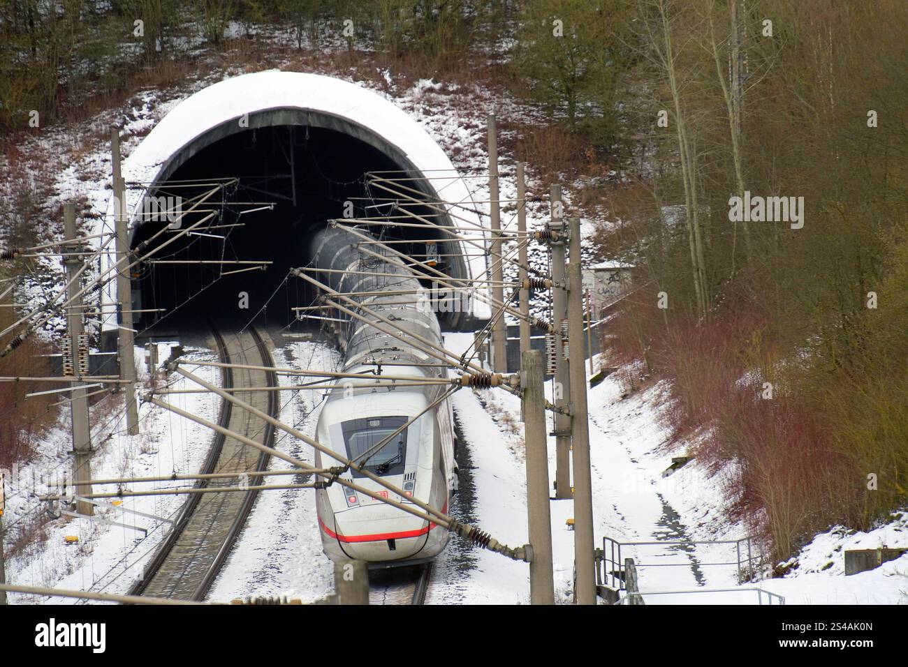 Einblicke bei einer Bahnfahrt mit Start in Goettingen Hbf nach Hannover ...