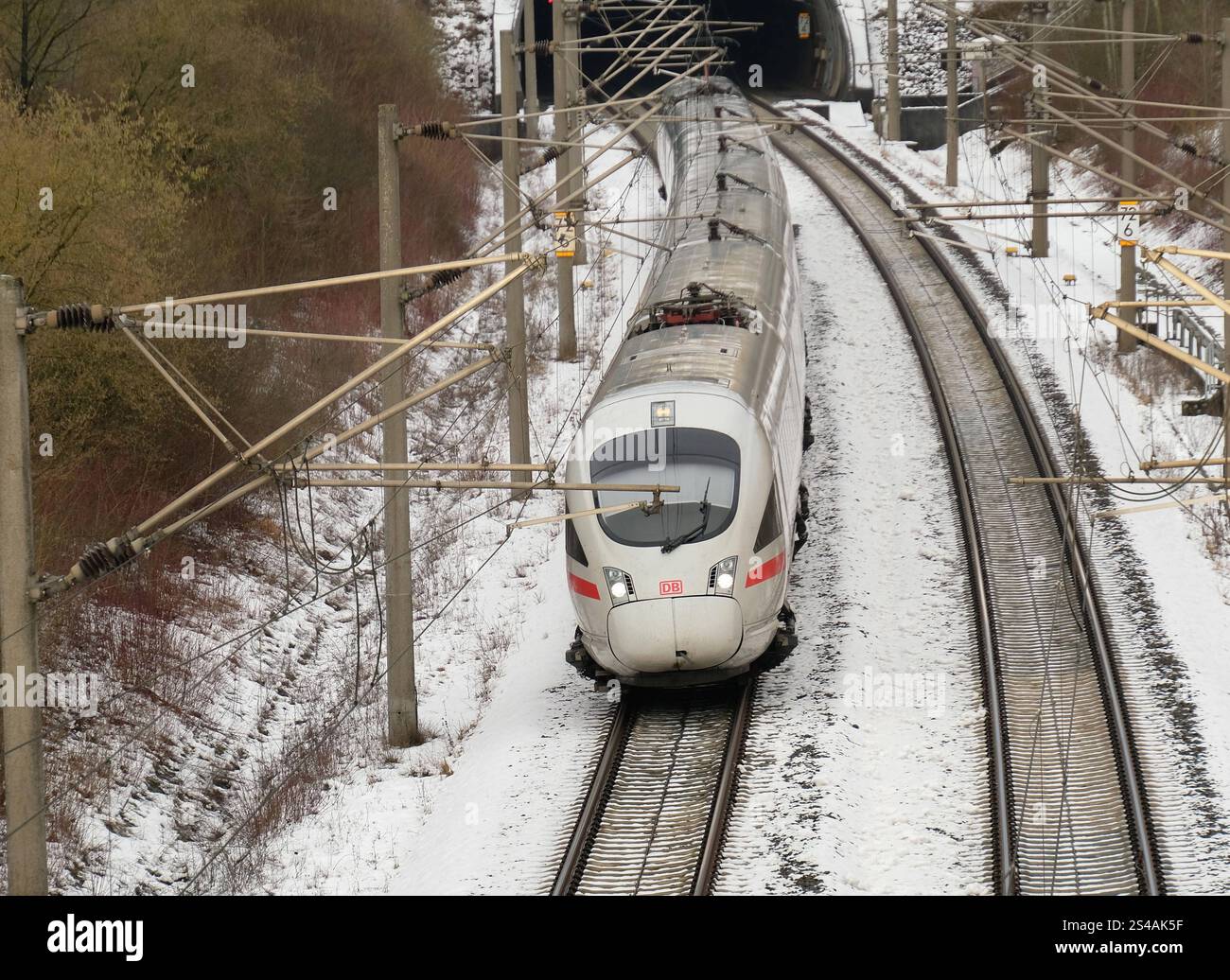 Einblicke bei einer Bahnfahrt mit Start in Goettingen Hbf nach Hannover ...