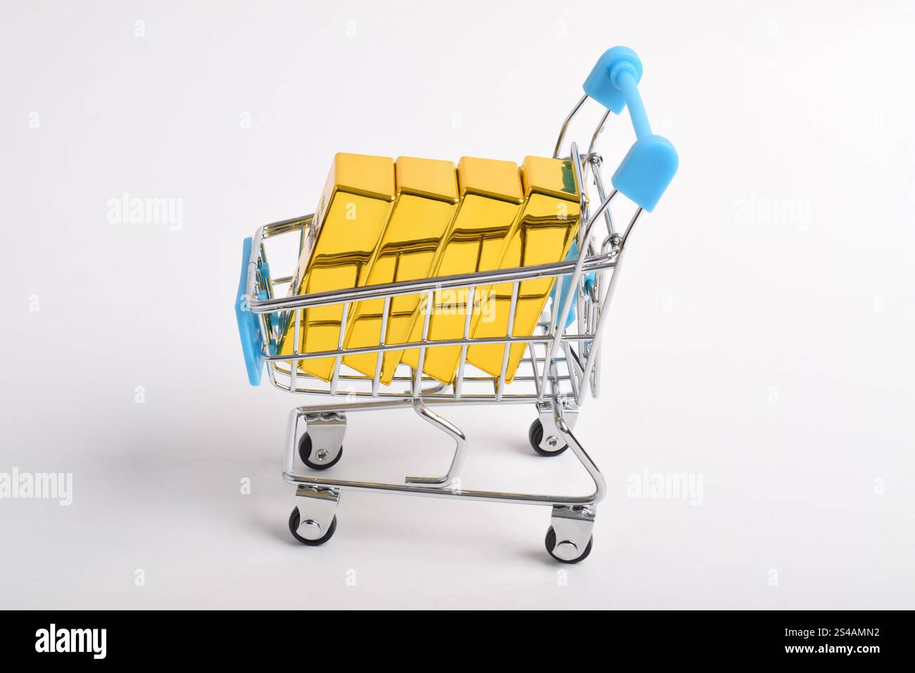 Gold bars in shopping cart. Financial concept, trading, high demand ...