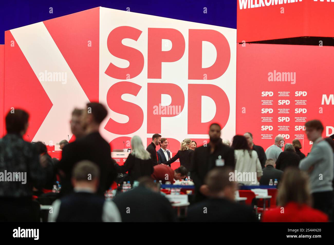 Berlin, Deutschland, 11.01.2025: Citycube Messe: SPD-Bundesparteitag: Logo im Plenum *** Berlin ...