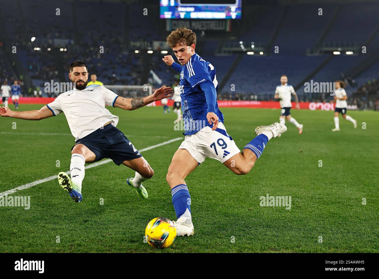 Roma, Italy. 10th Jan, 2025. (L-R) Samuel Gigot (Lazio), Nico Paz (Como) Football/Soccer ...
