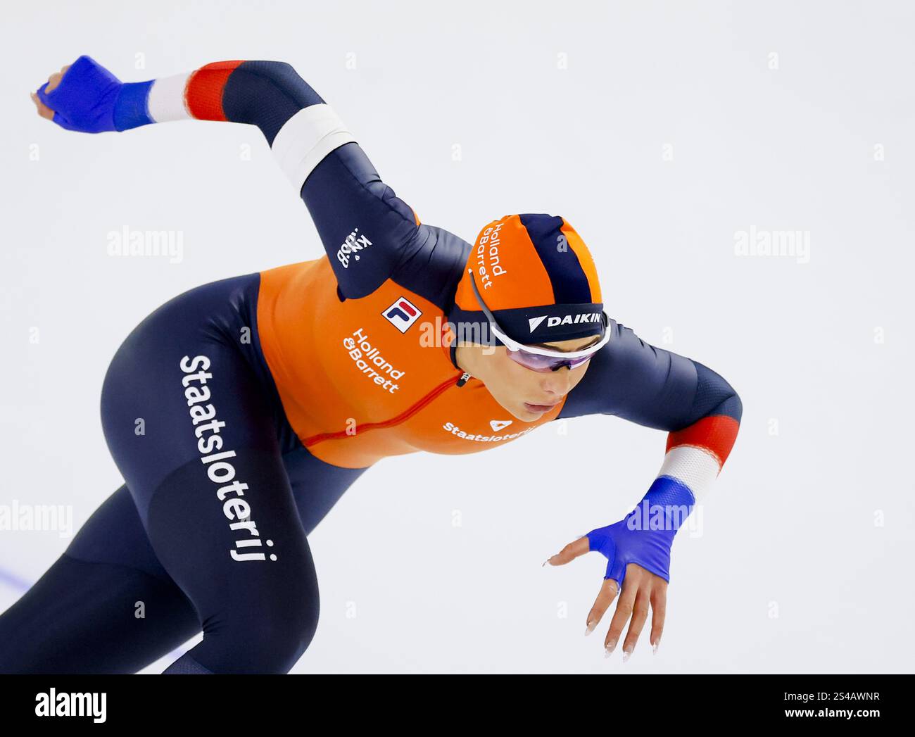 HEERENVEEN - Suzanne Schulting (Netherlands) in action on the women's ...