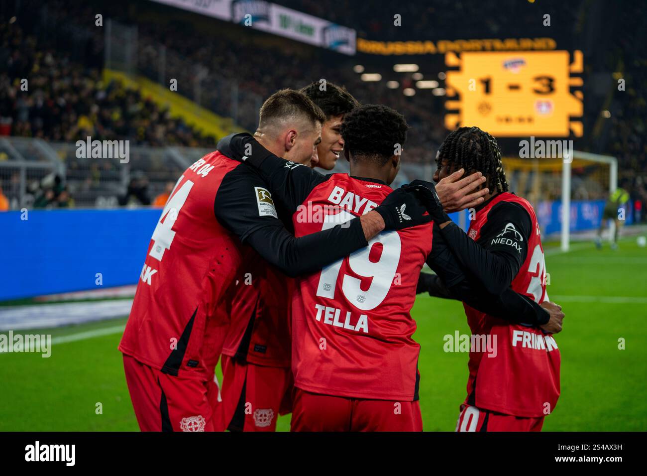 Dortmund, Deutschland. 10th Jan, 2025. Jubel bei Bayer Leverkusen über das Tor von Patrik Schick ...