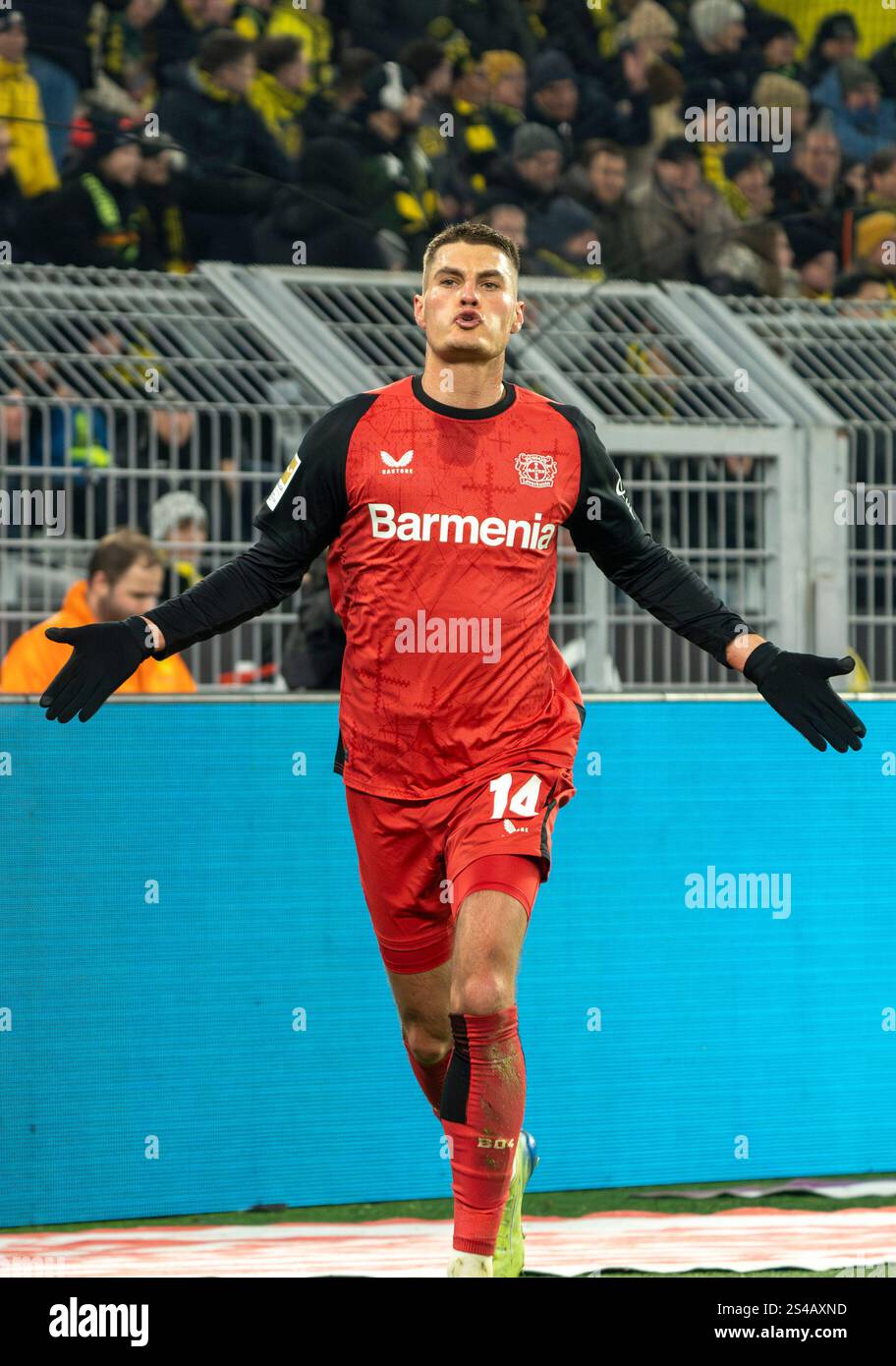 Dortmund, Deutschland. 10th Jan, 2025. Patrik Schick (Bayer 04 Leverkusen, #14) jubelt über sein ...