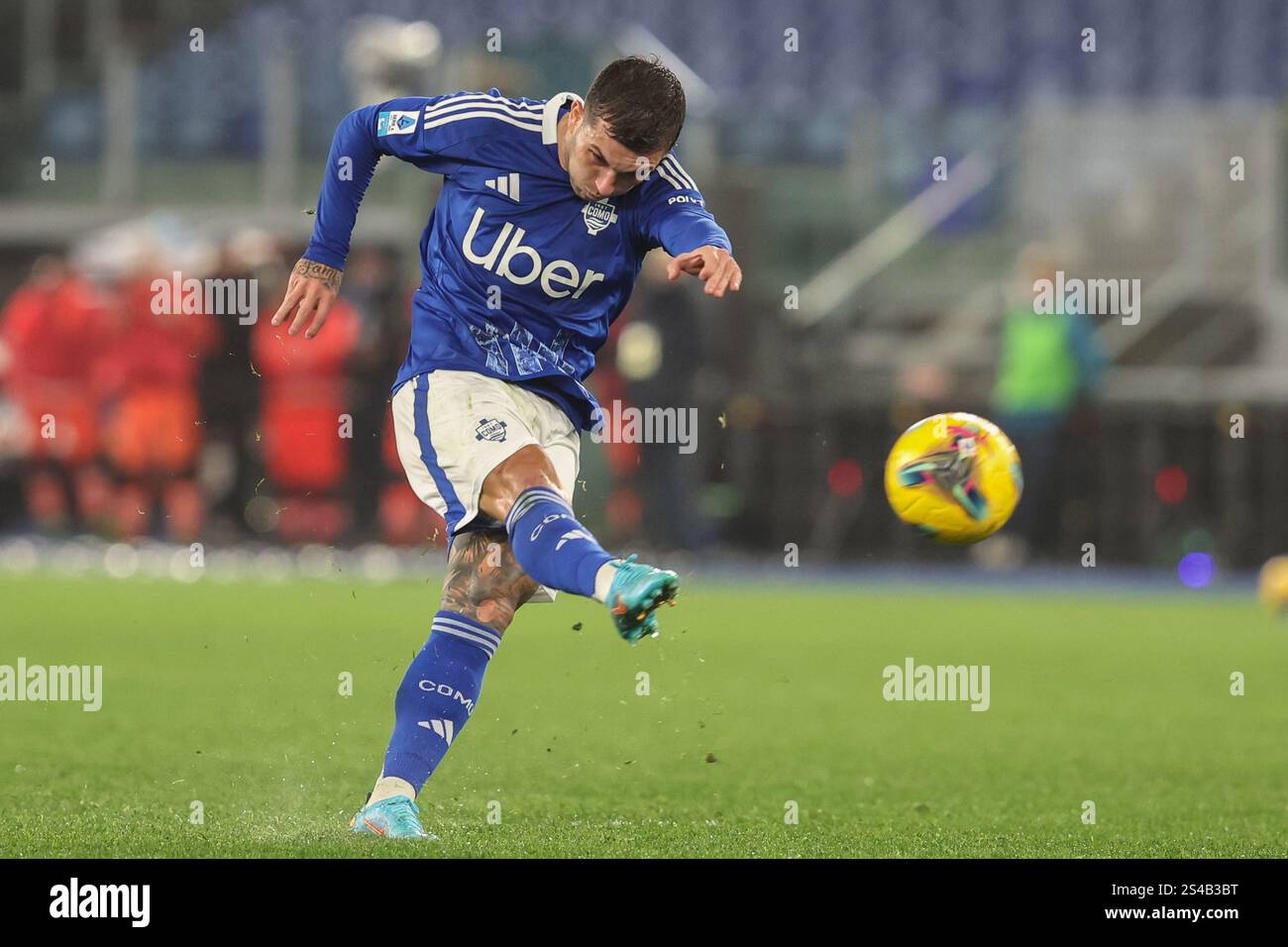 Rome, Italy. 10th Jan, 2025. Gabriel Strefezza of Como seen in action during Italian football ...