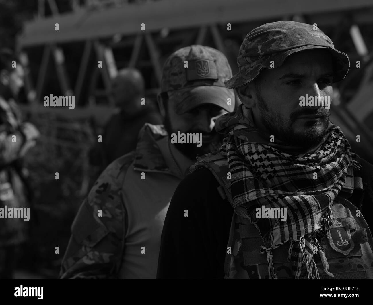 Ukrainian soldiers combat military Black and White Stock Photos ...