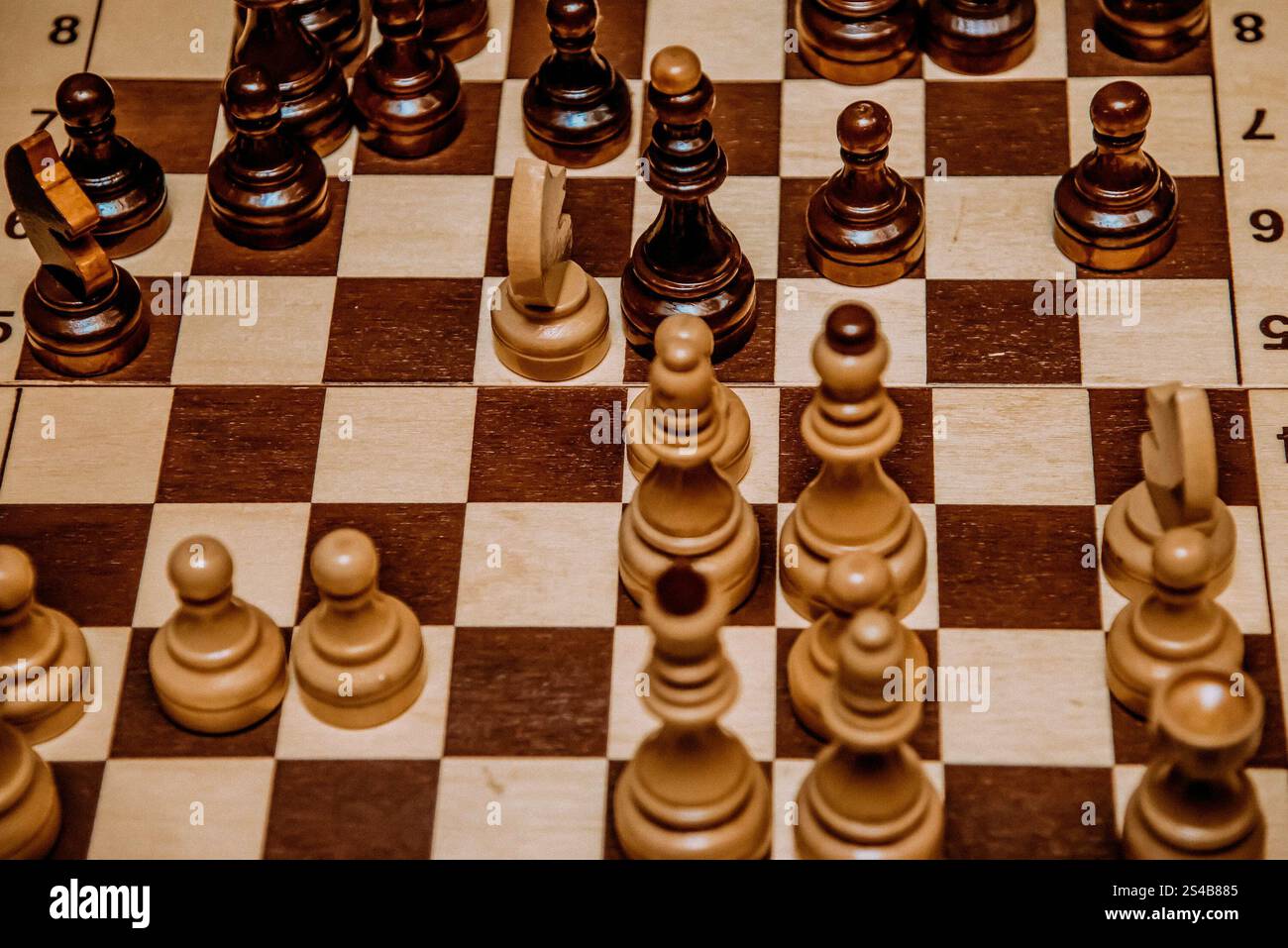 Family play board game hi-res stock photography and images - Alamy