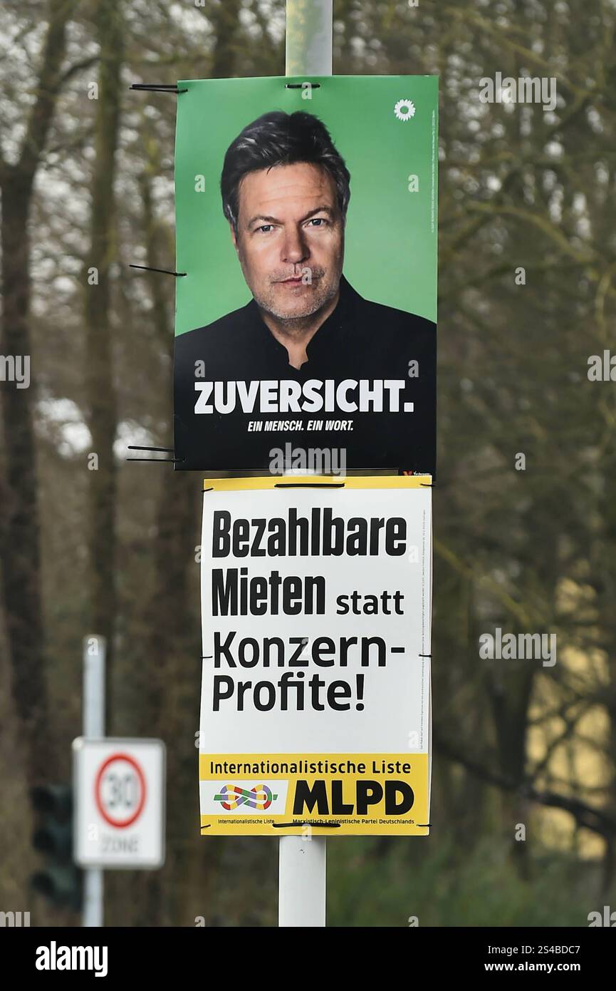 Wahlplakate - Bundestagswahl 2025 am 11.01.2025 in Bochum Wahlplakate der Parteien MLPD / Die ...