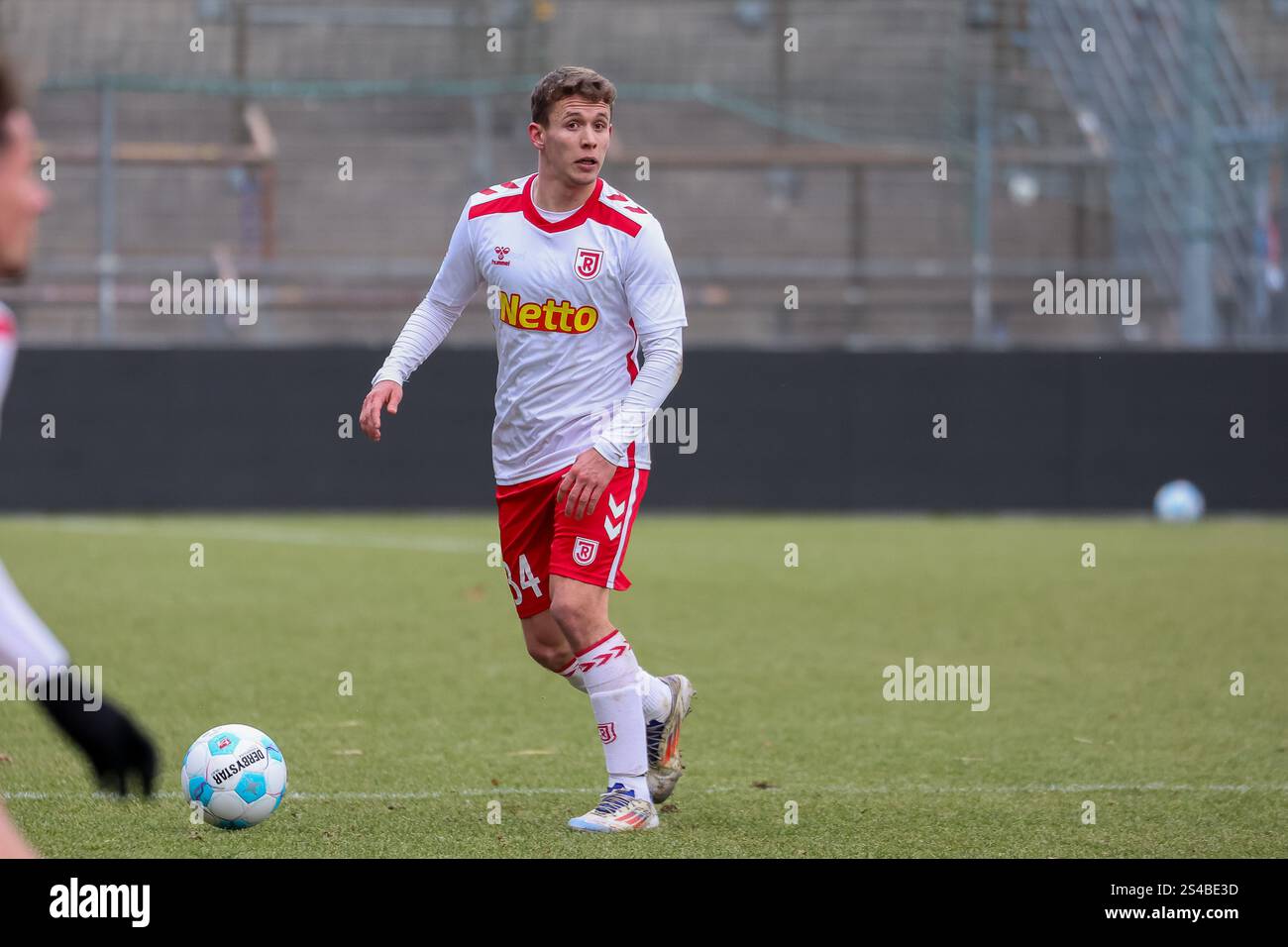 Anssi Suhonen (SSV Jahn Regensburg, #34), GER, SpVgg Unterhaching vs. SSV Jahn Regensburg ...