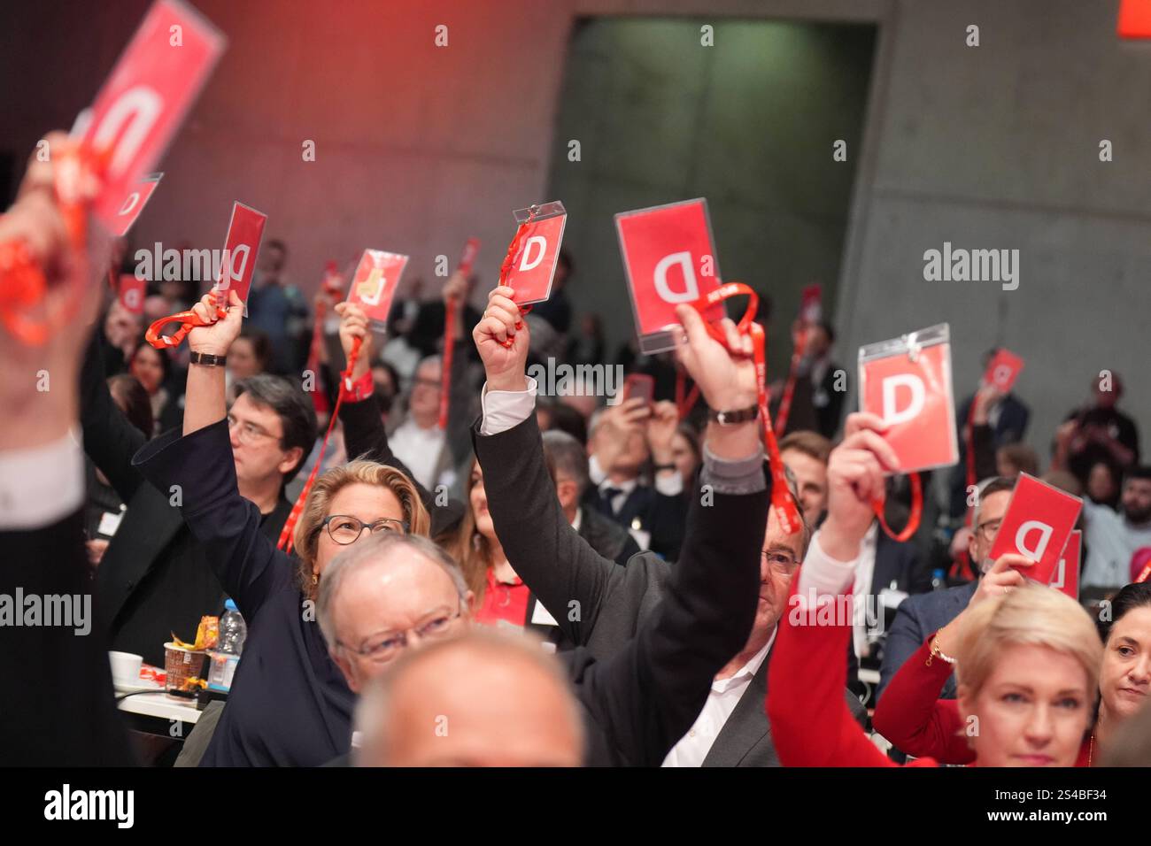 SPD ausserordentlichen Bundesparteitag 2025 Die Delegierten beim ...