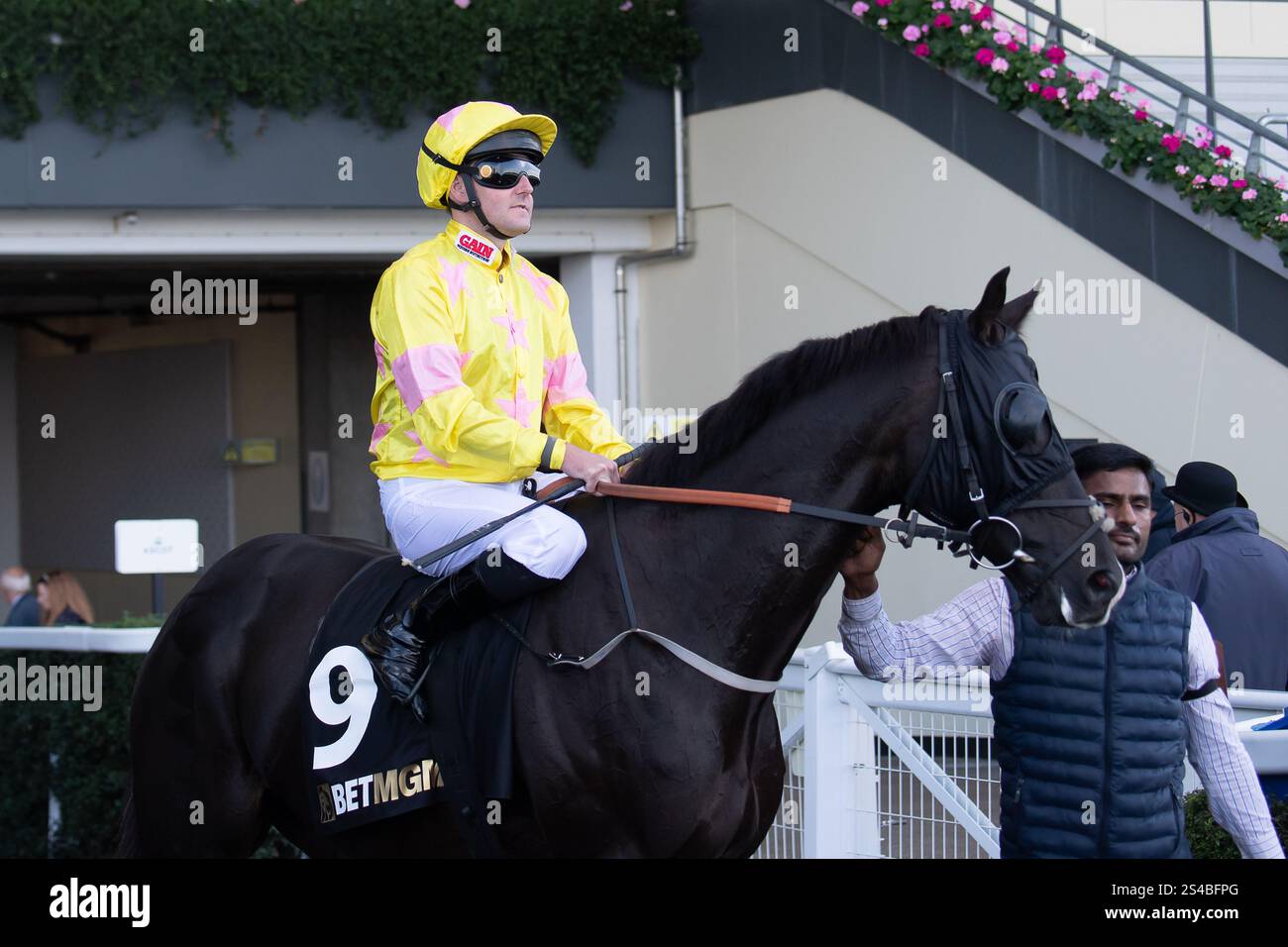 Jockey tom queally at ascot racecourse hi-res stock photography and ...