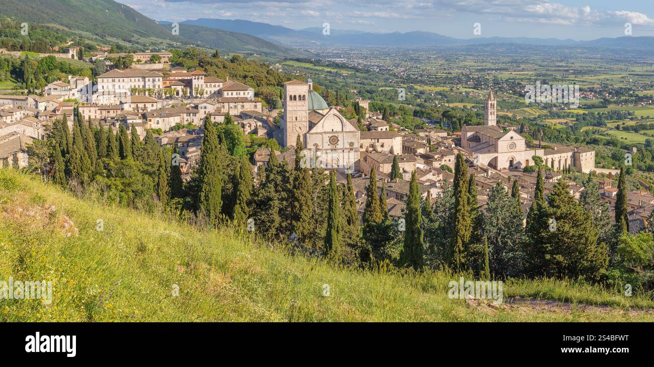 Assisi - The panorama of the town with the Cattedrale of San Rufino and ...