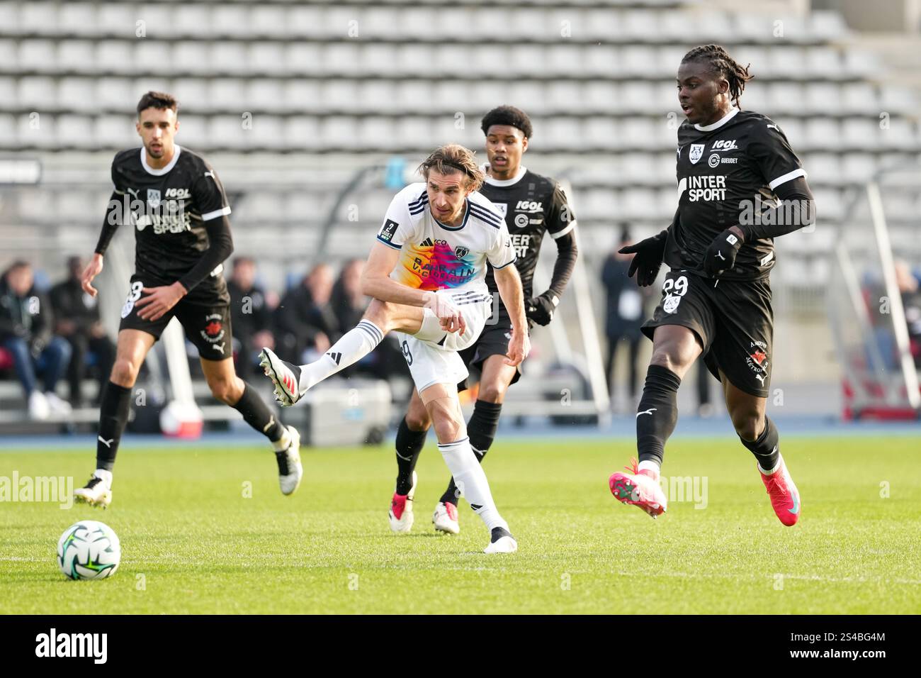 29 Frank BOYA (asc) - 29 Pierre-Yves HAMEL (pfc) during the Ligue 2 BKT ...