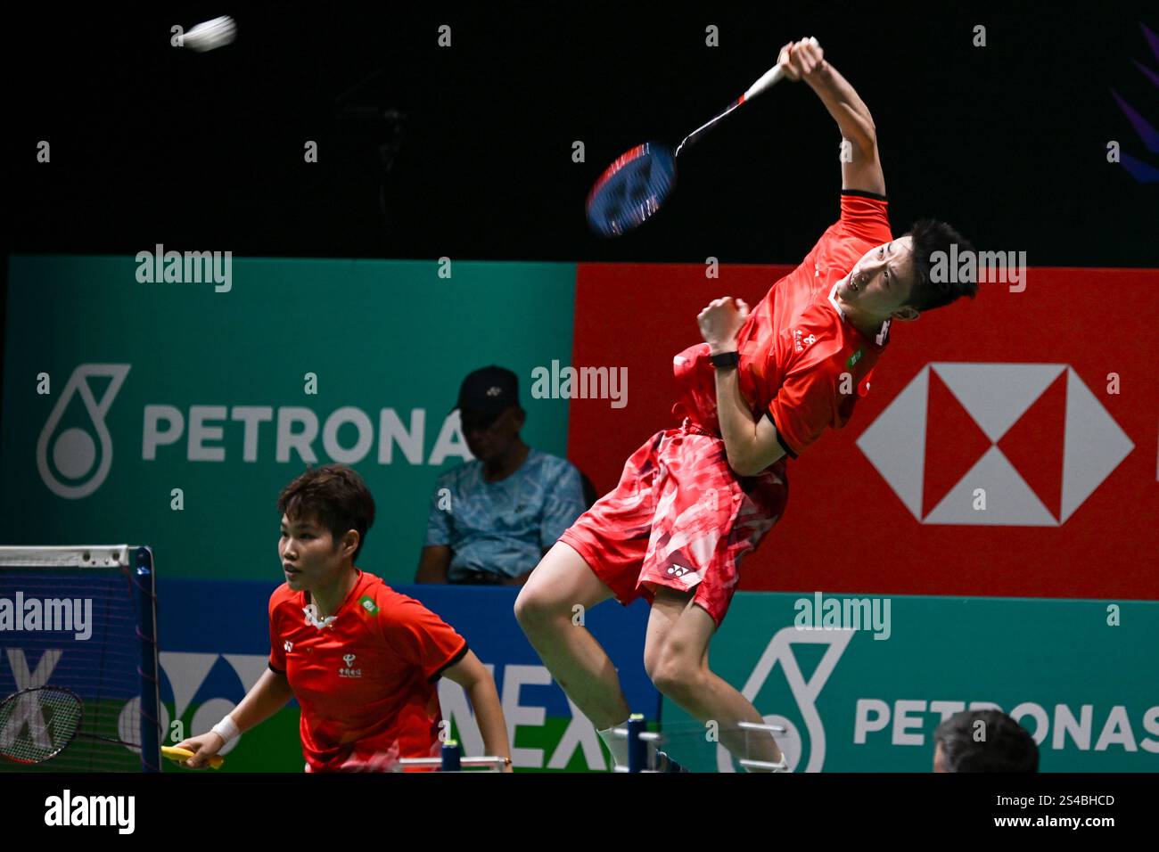 Kuala Lumpur, Malaysia. 11th Jan, 2025. Feng Yanzhe/Huang Dongping (L ...