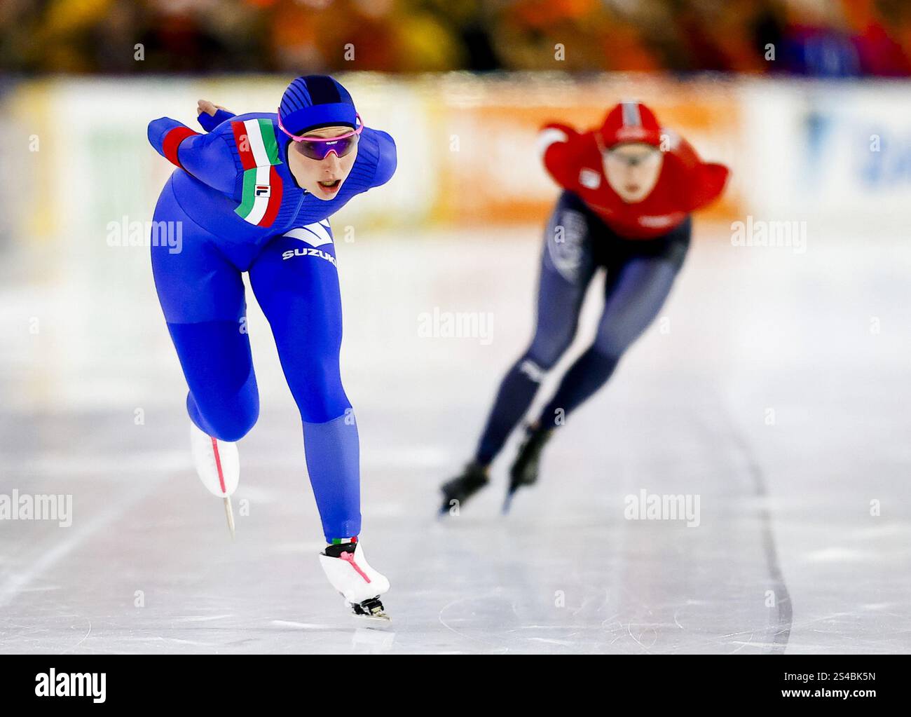 HEERENVEEN - Francesca Lollobrigida (Italy) and Ragne Wiklund (Norway) in action on the women's ...