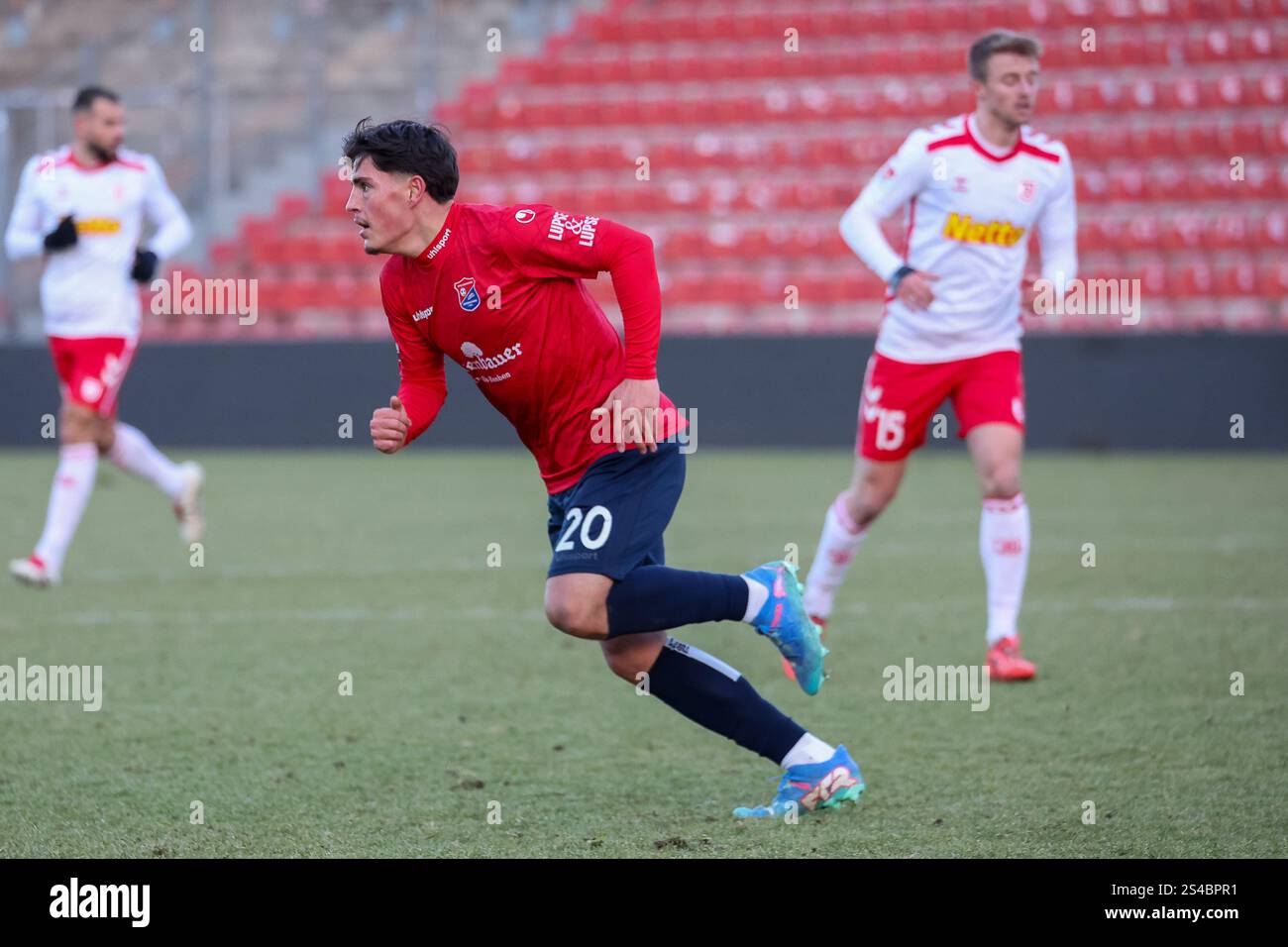 Spvgg unterhaching vs ssv jahn regensburg hi-res stock photography and ...