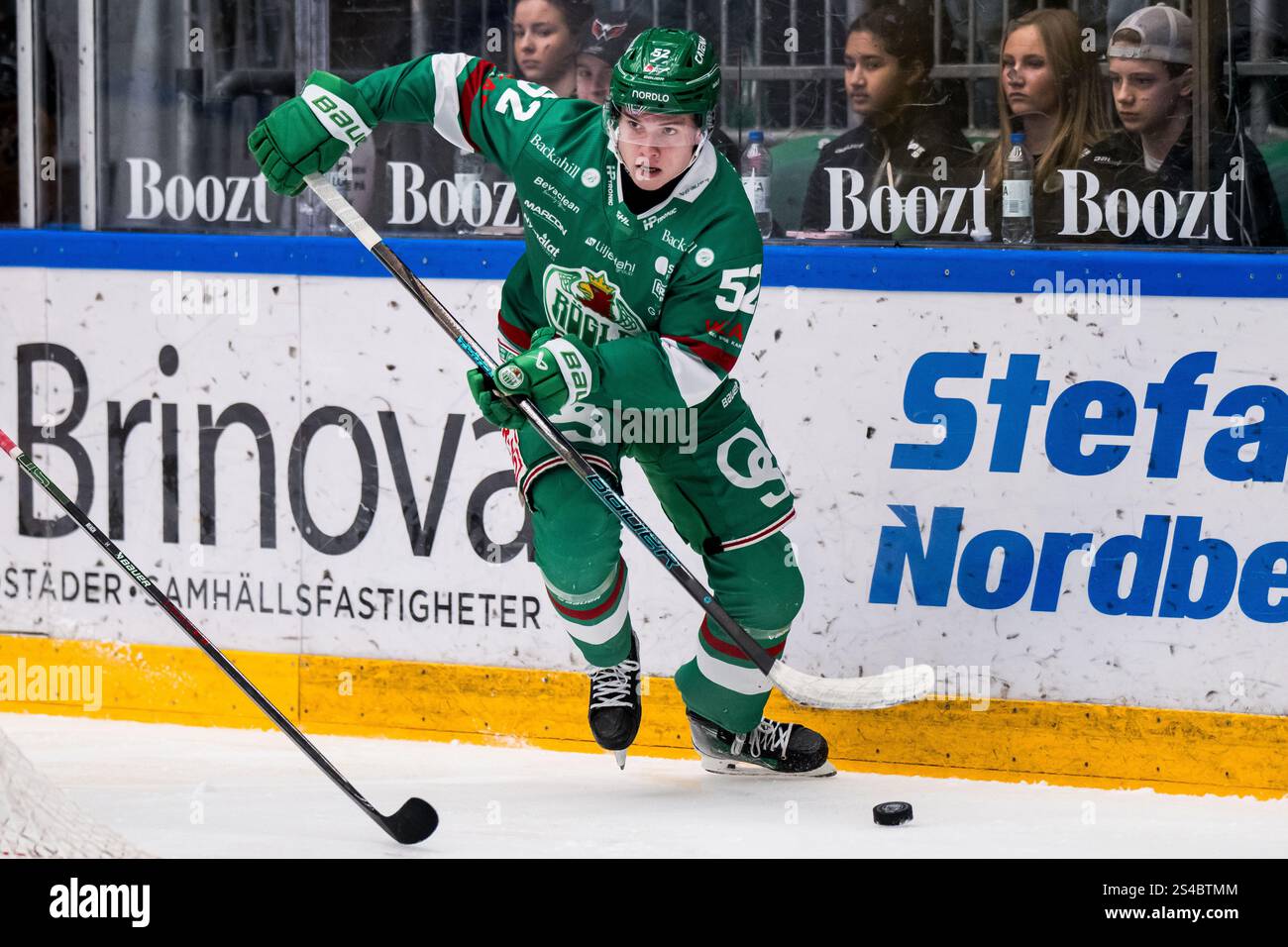 250111 Rögles Felix Nilsson under ishockeymatchen i SHL mellan Rögle och Luleå den 11 januari ...