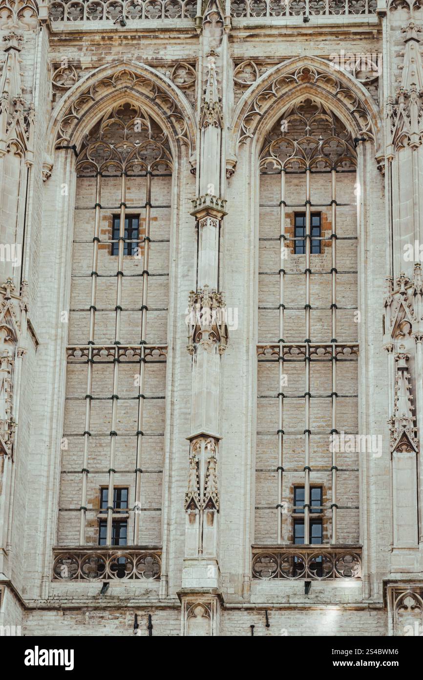 Church windows gothic arch hi-res stock photography and images - Alamy