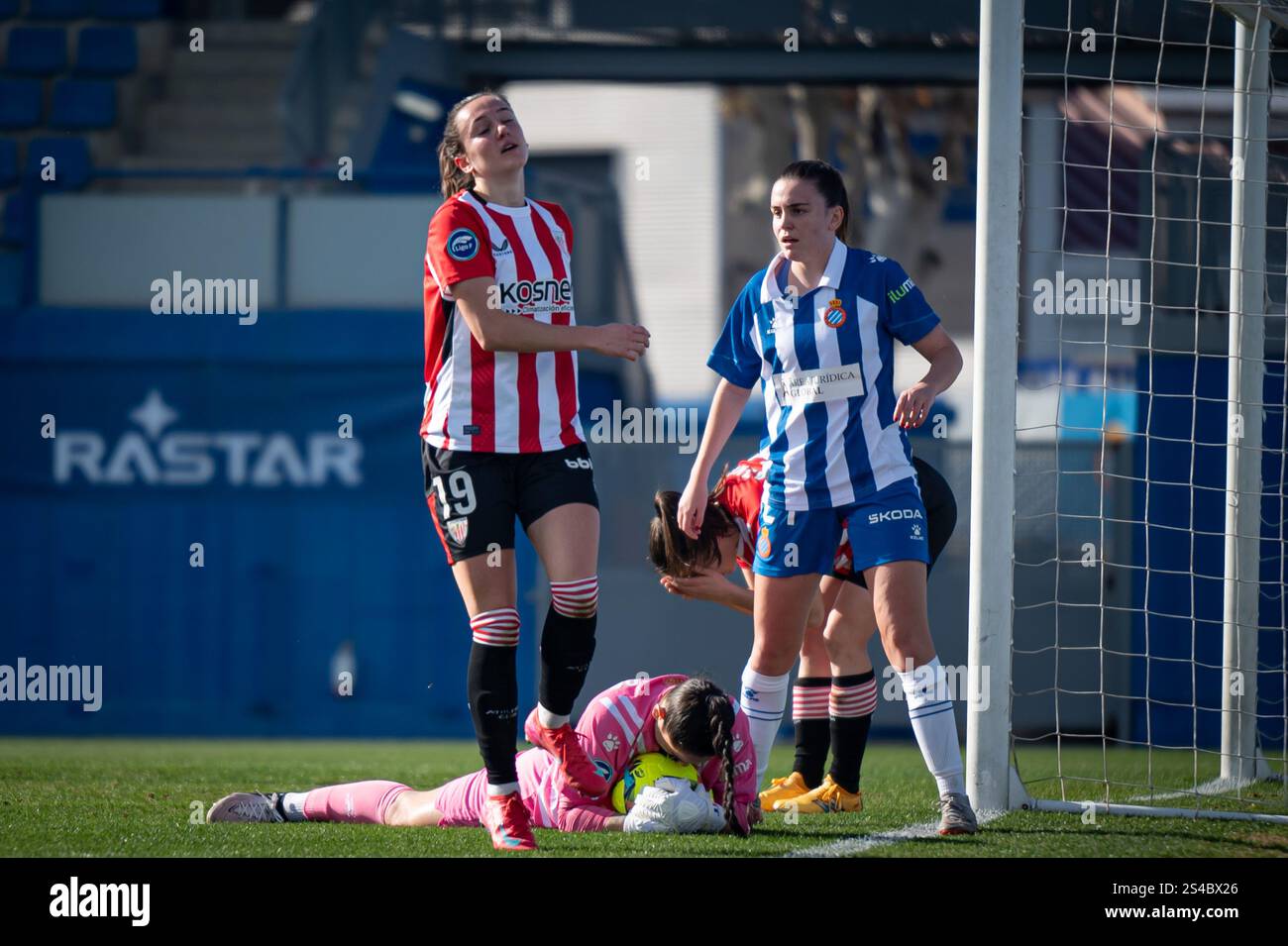 Barcelona, Spain. 11th Jan, 2025. Jone Amezaga (Athletic Club Fem) look ...