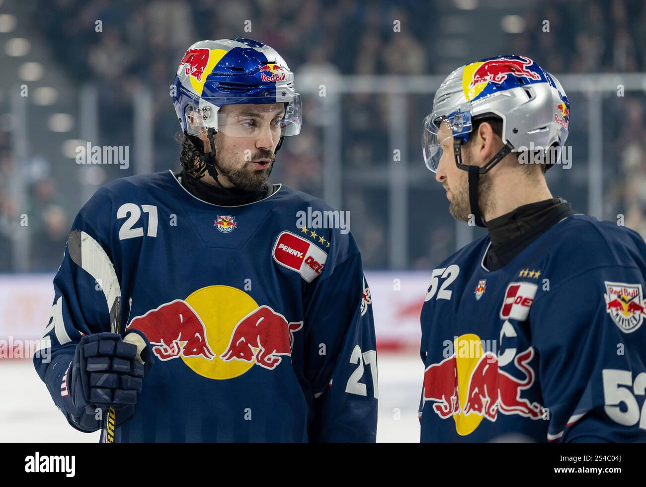 Muenchen, Deutschland. 10th Jan, 2025. Nico Kraemmer (EHC Red Bull ...