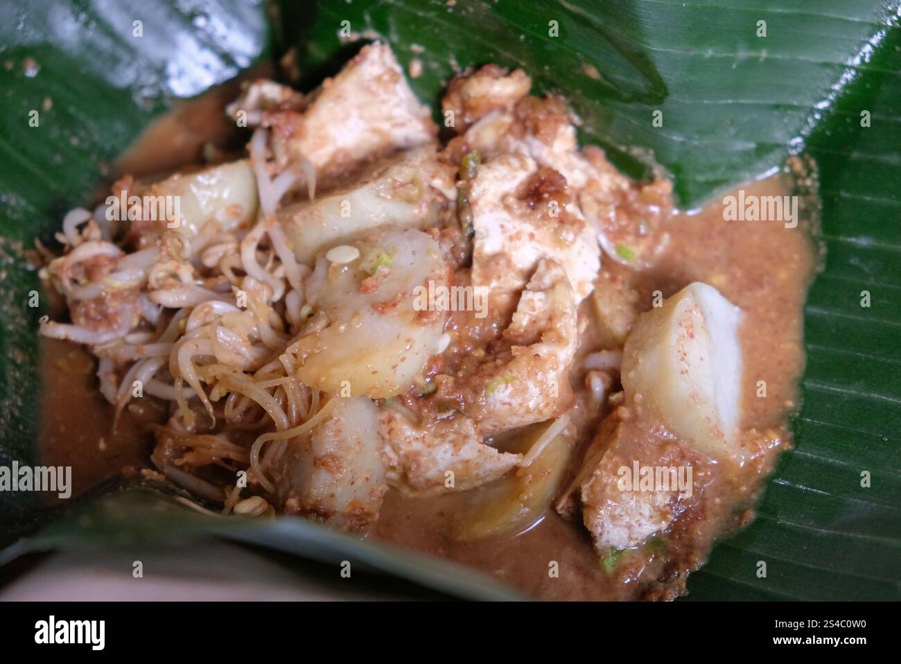 Ketoprak betawi traditional street hi-res stock photography and images ...