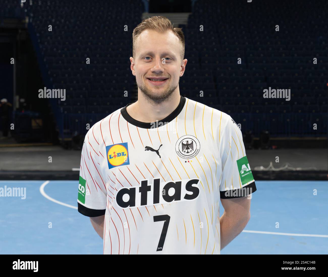 Hamburg, Germany. 10th Jan, 2025. Handball: DHB team media day before ...