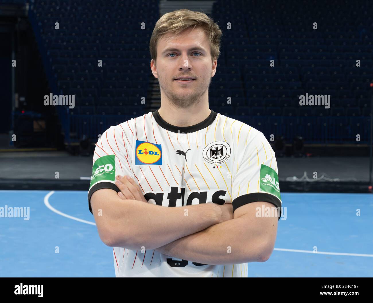Hamburg, Germany. 10th Jan, 2025. Handball: DHB team media day before ...