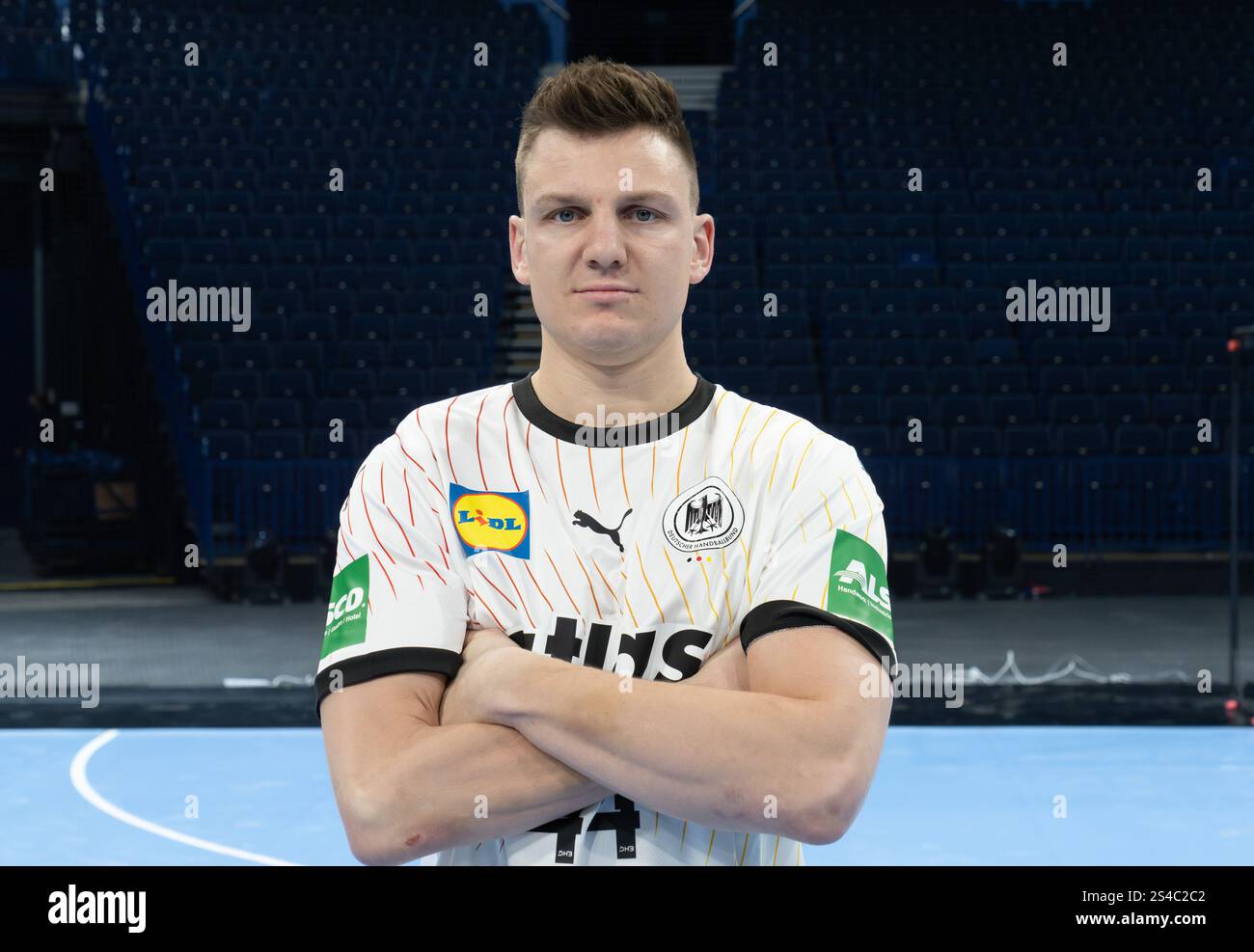 Hamburg, Germany. 10th Jan, 2025. Handball: DHB team media day before ...