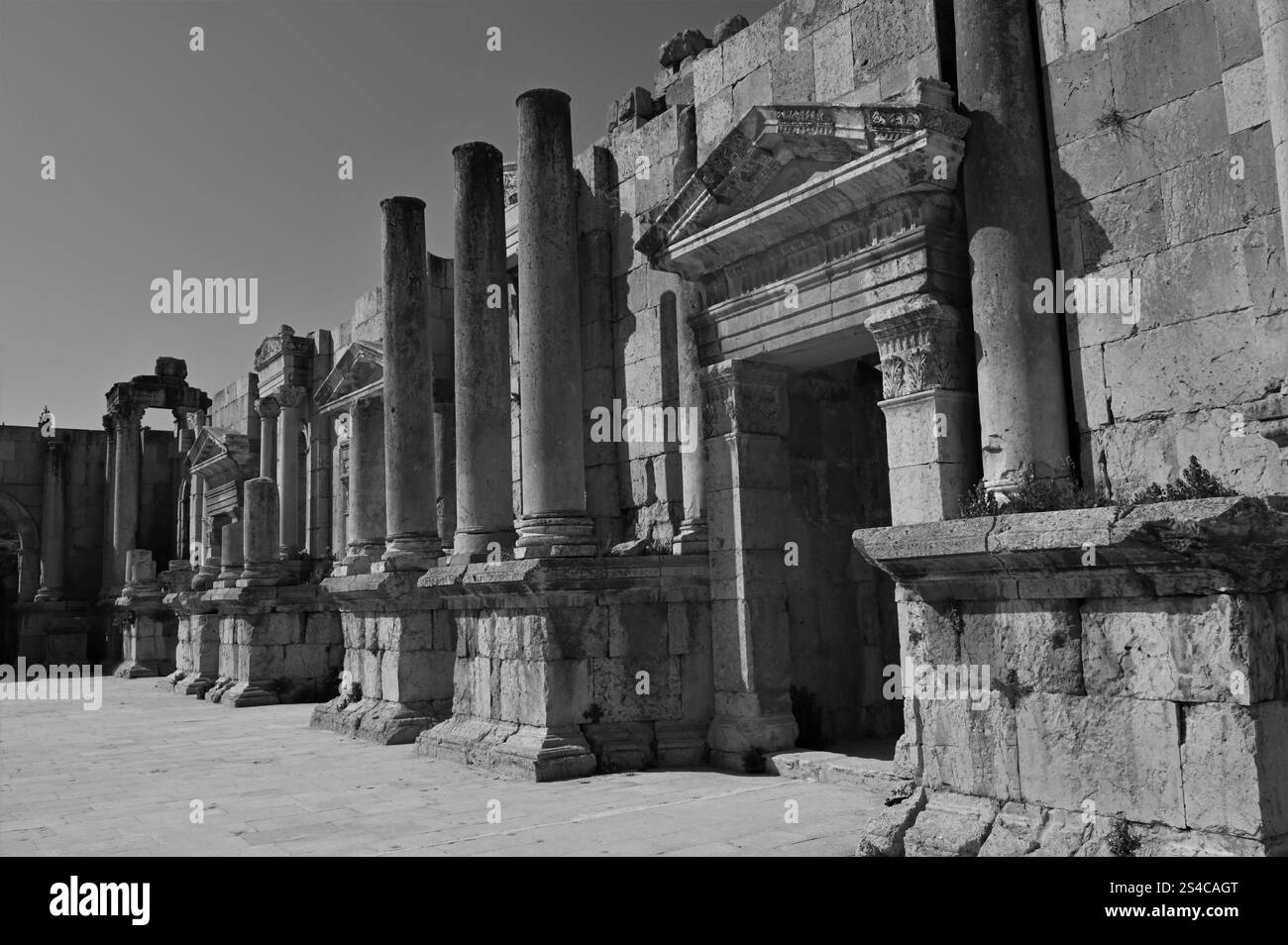 A view of the architectural ruins of the historic Roman city of Jerash ...