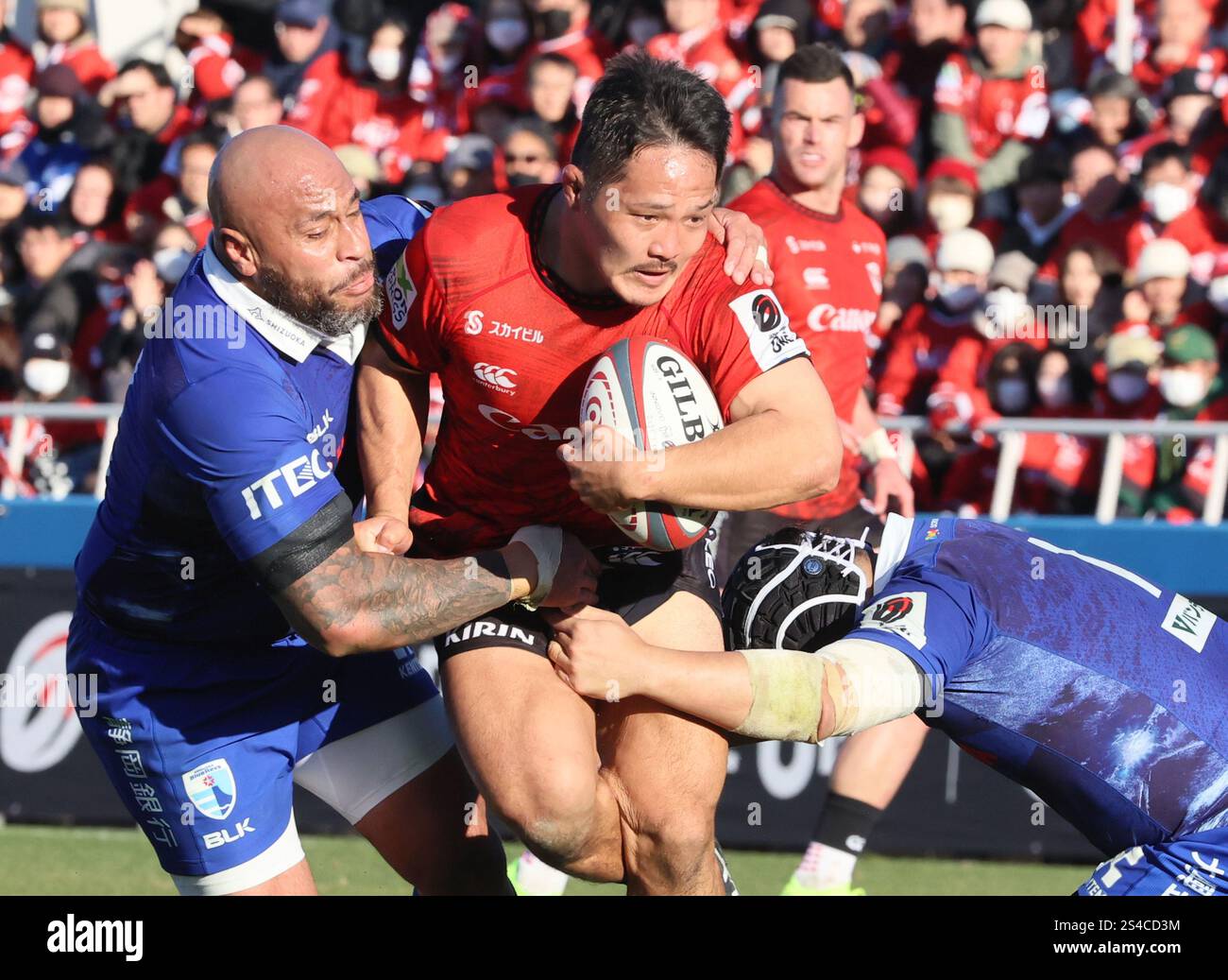 Yokohama, Japan. 11th Jan, 2025. Yokohama Canon Eagles hooker Yusuke ...