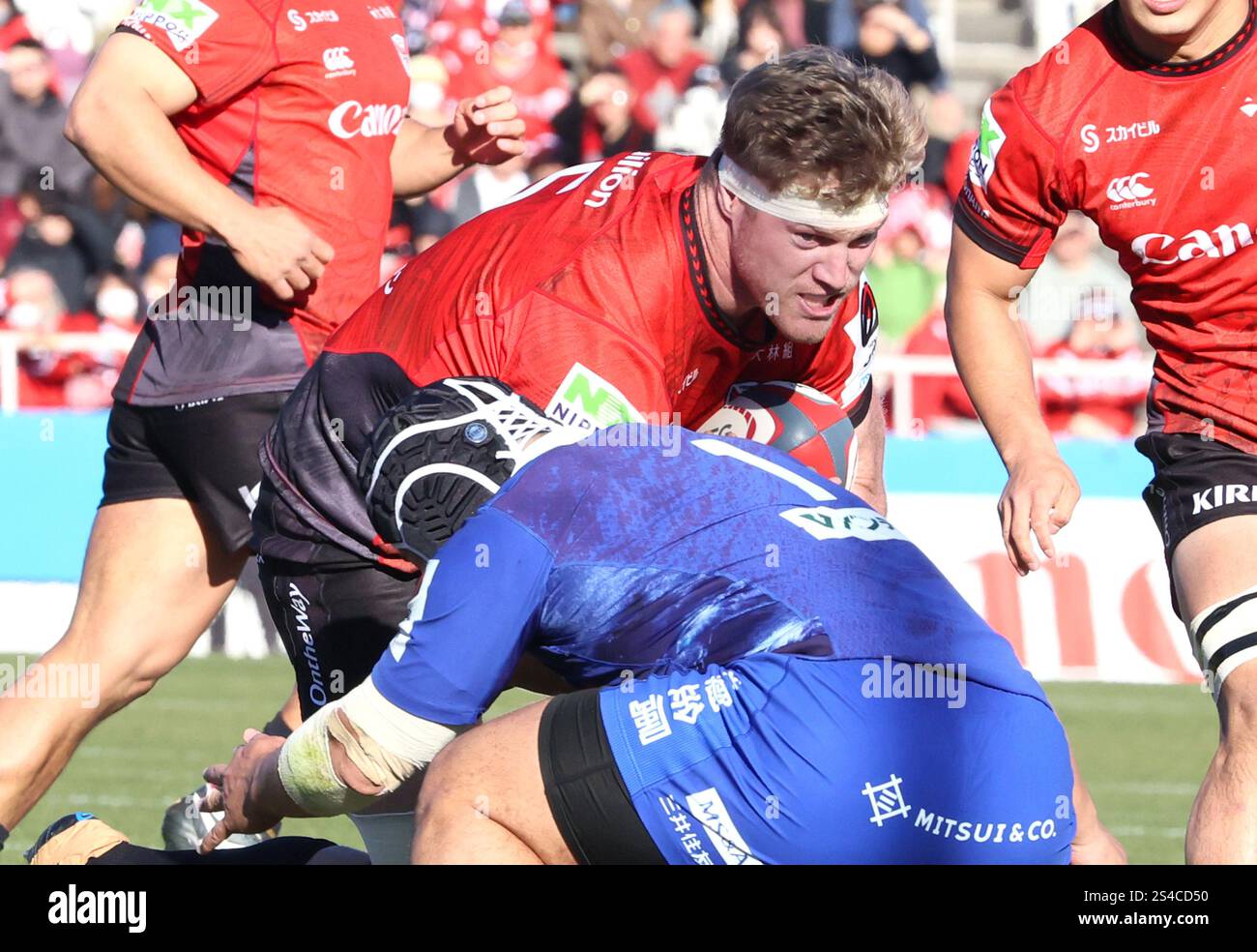 Yokohama, Japan. 11th Jan, 2025. Yokohama Canon Eagles lock Matthew ...
