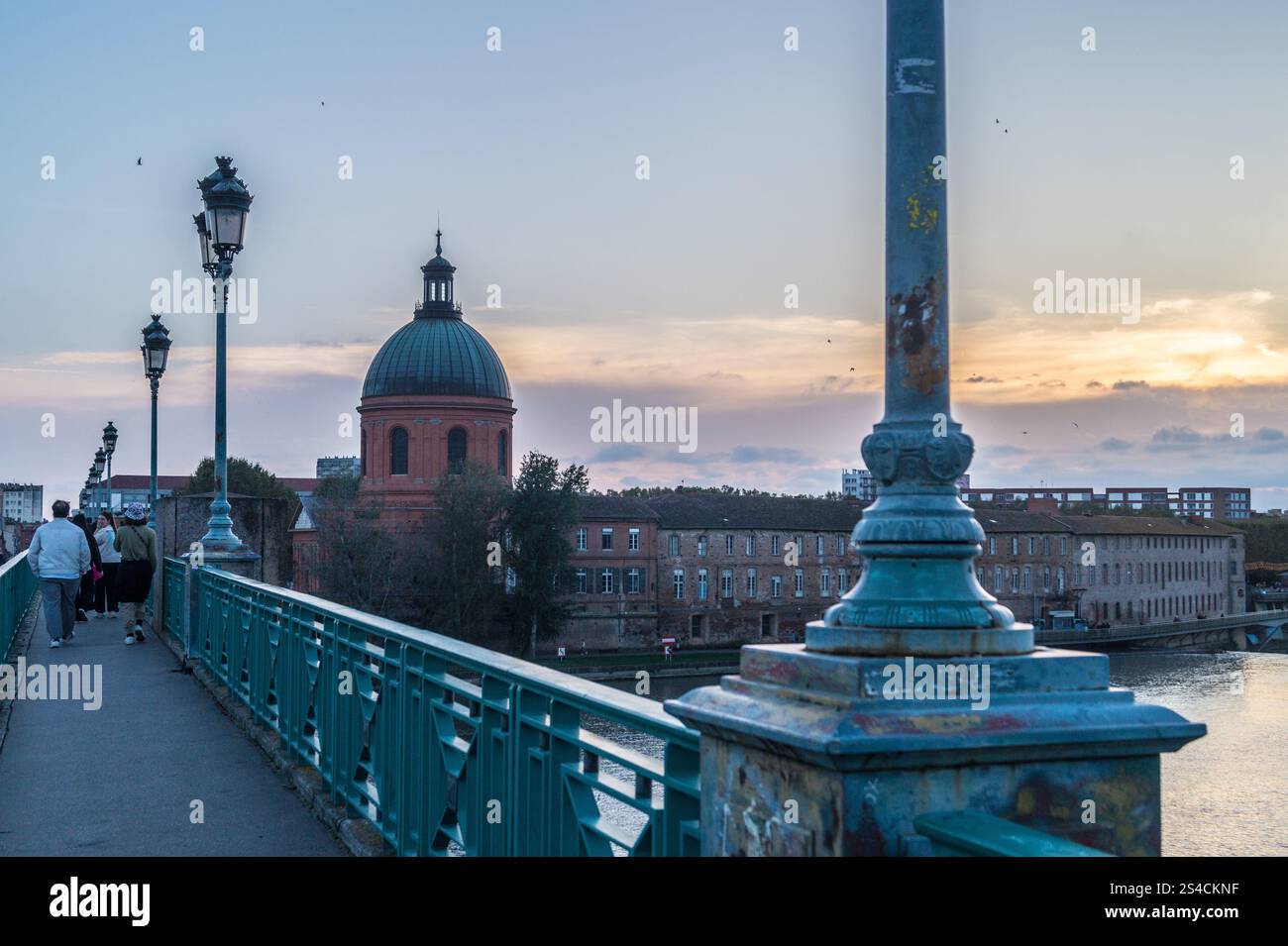 Dome de la Grave and St. Pierre bridge at sunset, Garonne river, Pont ...