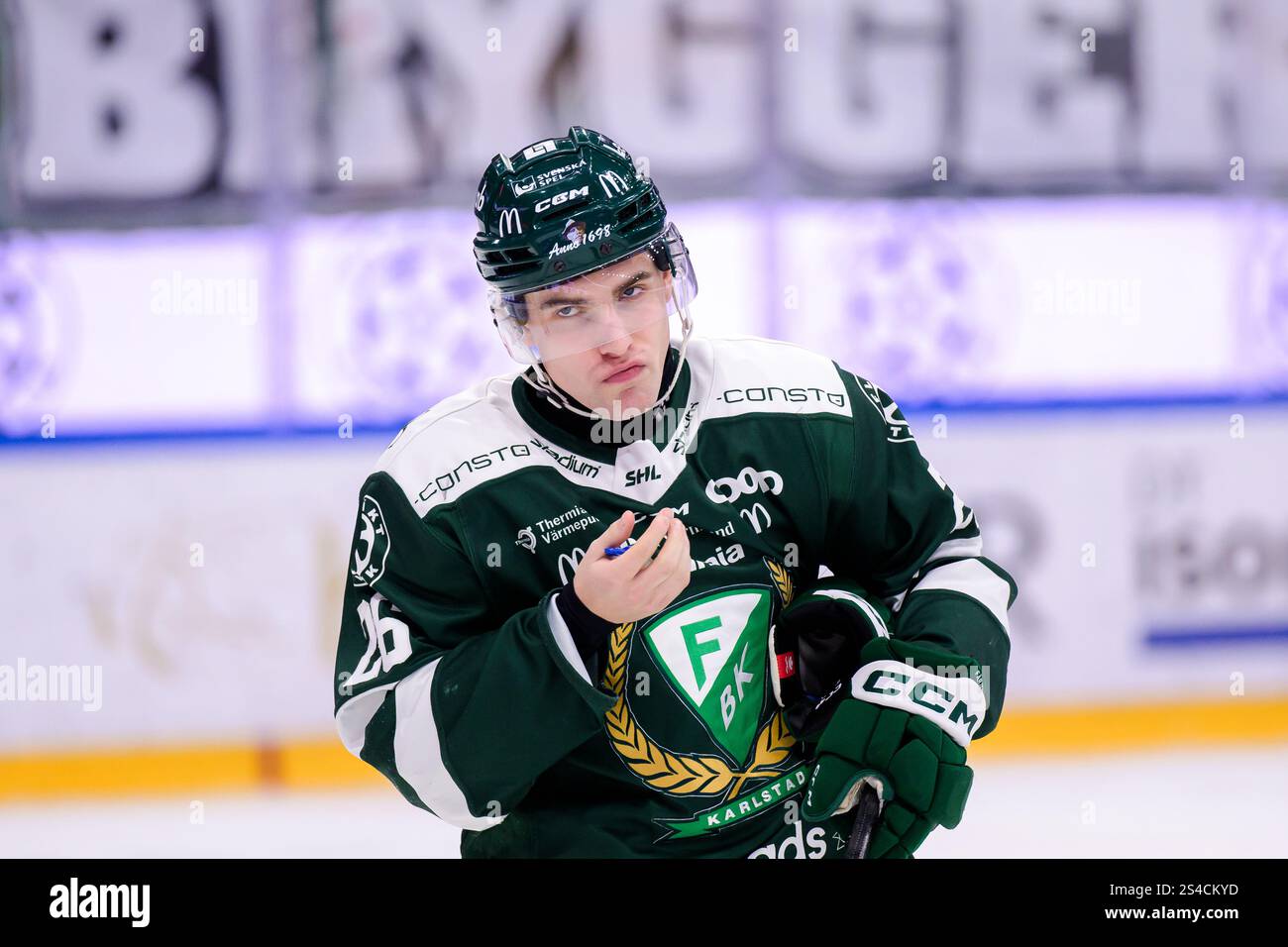 Karlstad, Sverige. 11th Jan, 2025. 250111 Färjestads Joel Nyström har ont under ishockeymatchen ...