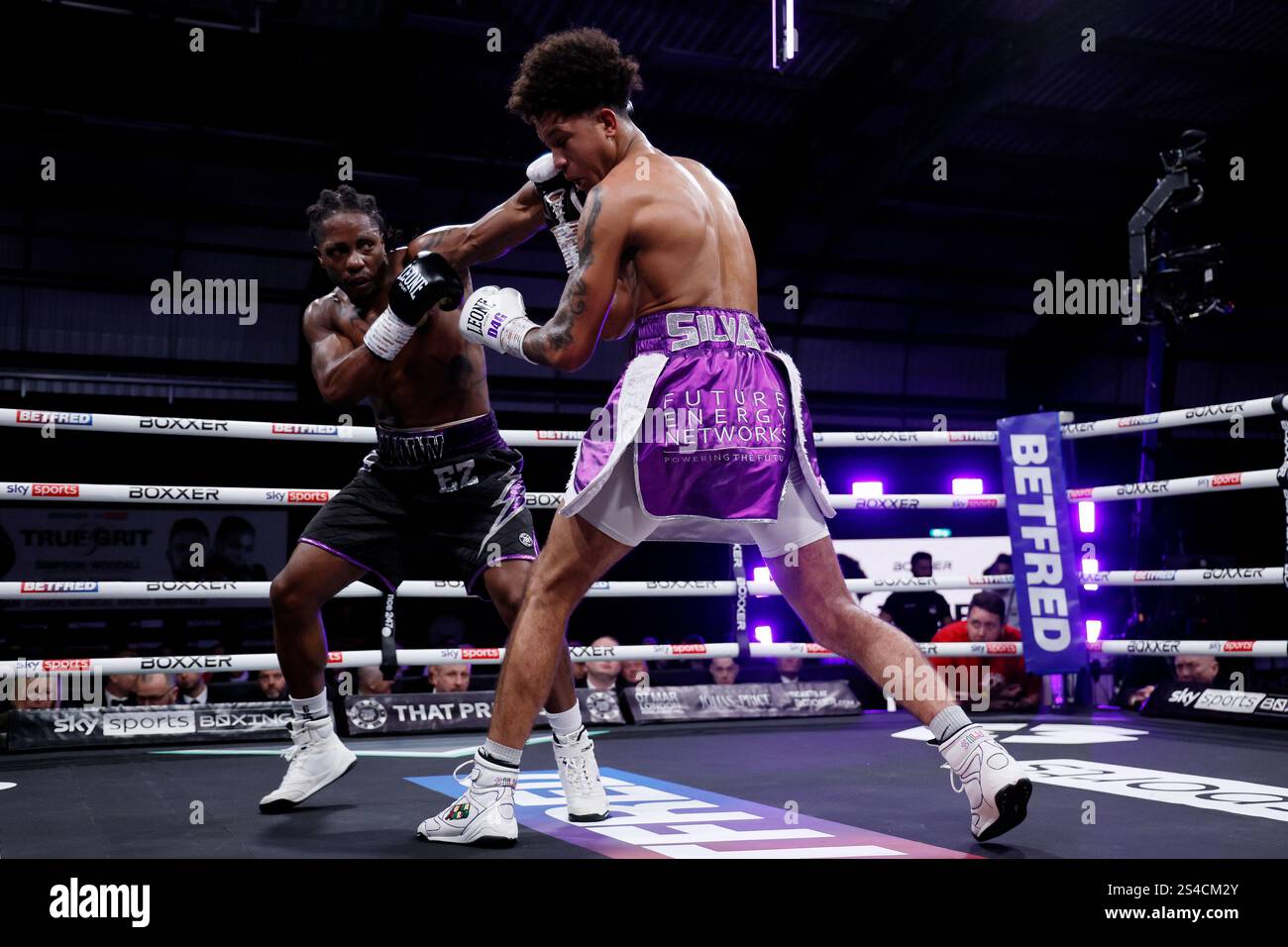 Mario Silva (right) and Emmanuel Zion during the Middleweight contest ...