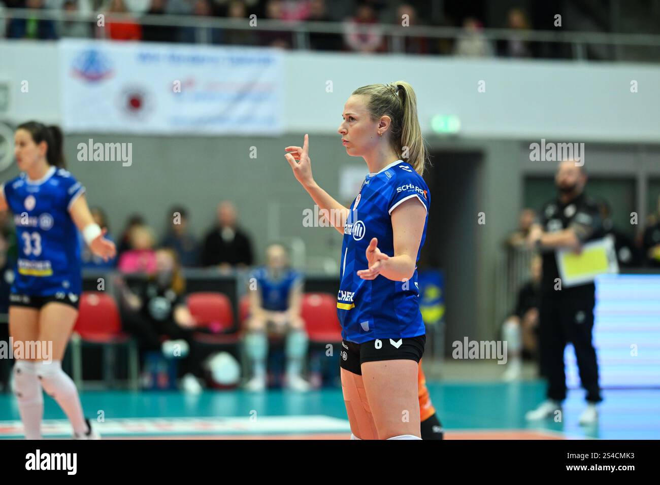 Antonia Stautz (Allianz MTV Stuttgart, #6) Dresdner SC vs. Allianz MTV ...