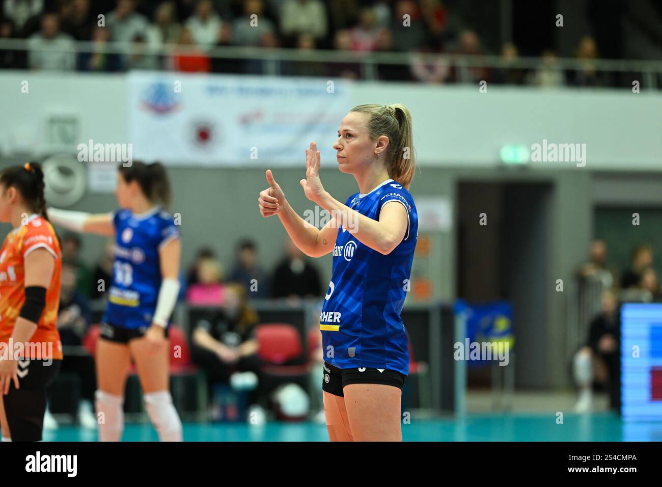 Antonia Stautz (Allianz MTV Stuttgart, #6) Dresdner SC vs. Allianz MTV ...