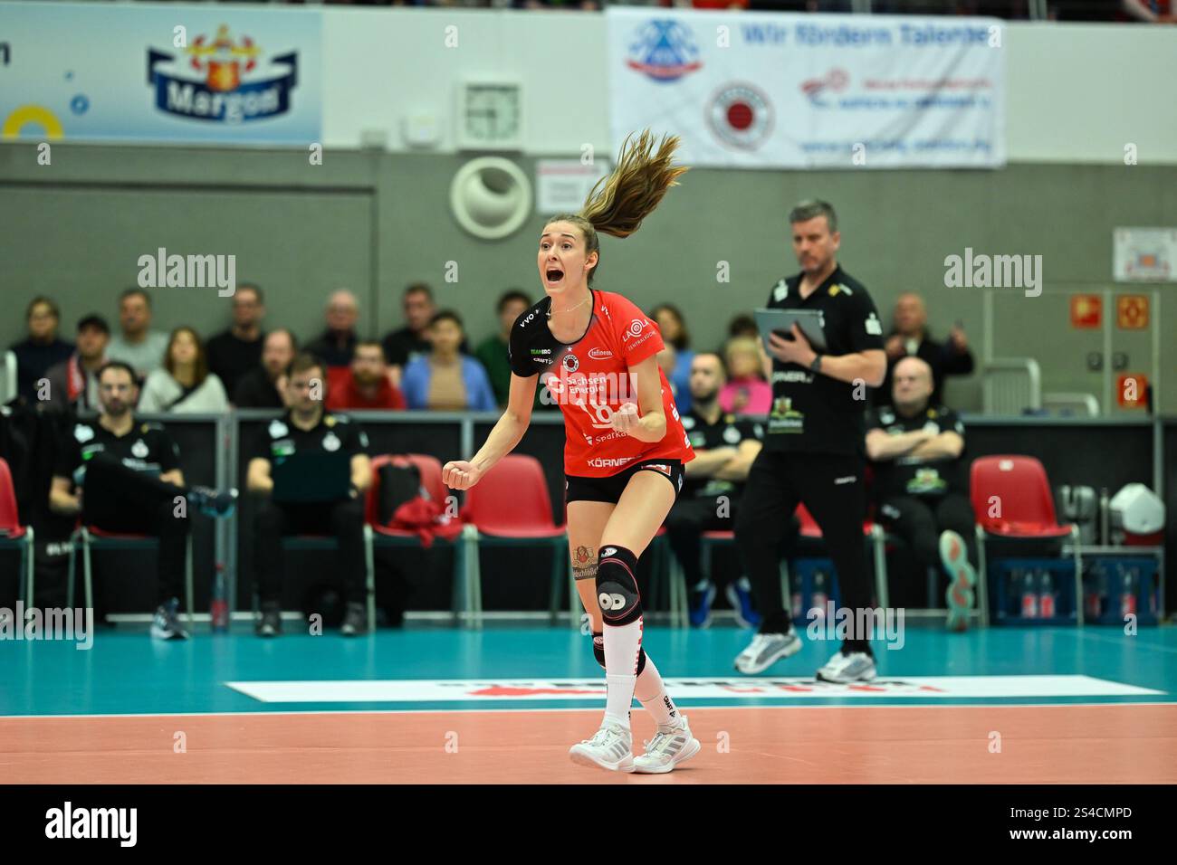 Sarah Straube (Dresdner SC, #18) Dresdner SC vs. Allianz MTV Stuttgart ...