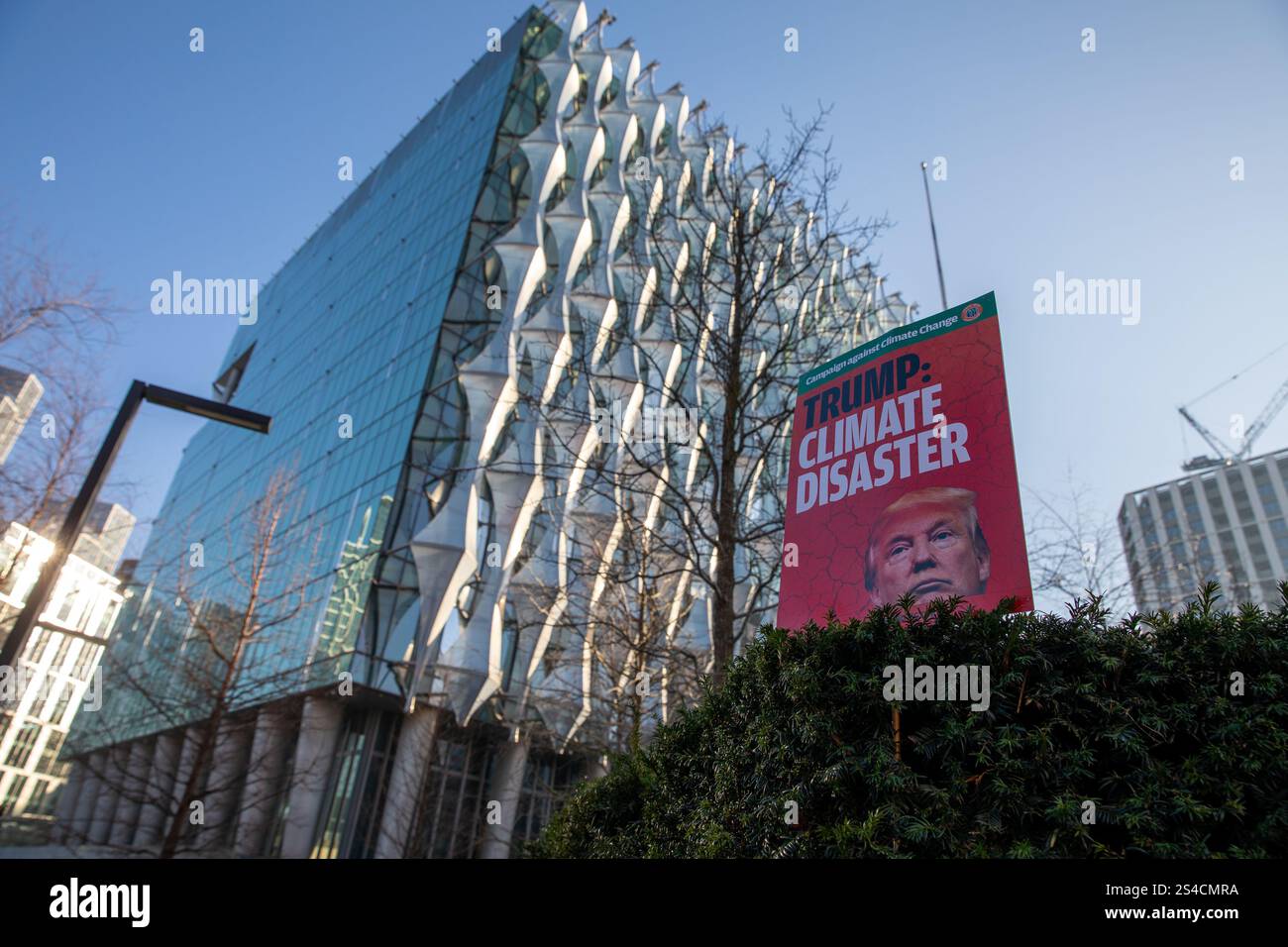 Donald trump placard hi-res stock photography and images - Alamy