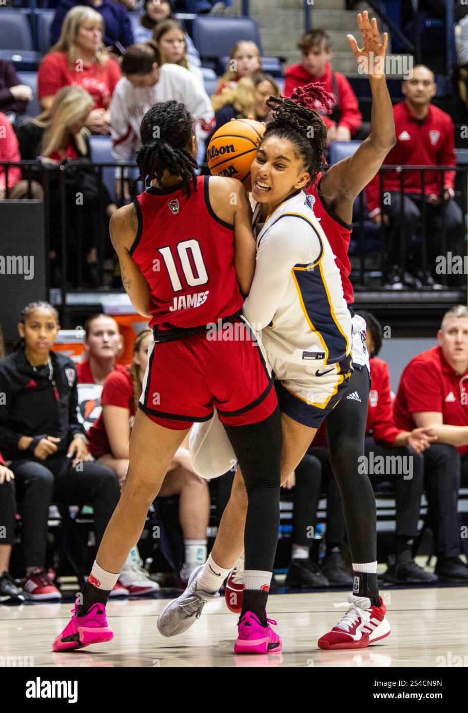 January 09 2025 Berkeley CA, USA California guard Lulu Twidale (10 ...