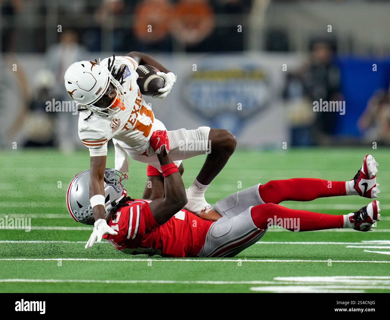 Arlington, Texas, USA. 10th Jan, 2025. Ohio State cornerback DENZEL ...