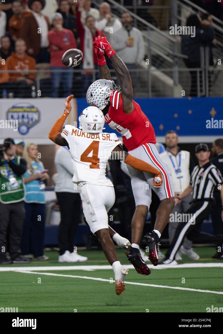 Arlington, Texas, U.S.A. 10th Jan, 2025. Texas player #4 DB ANDREW ...