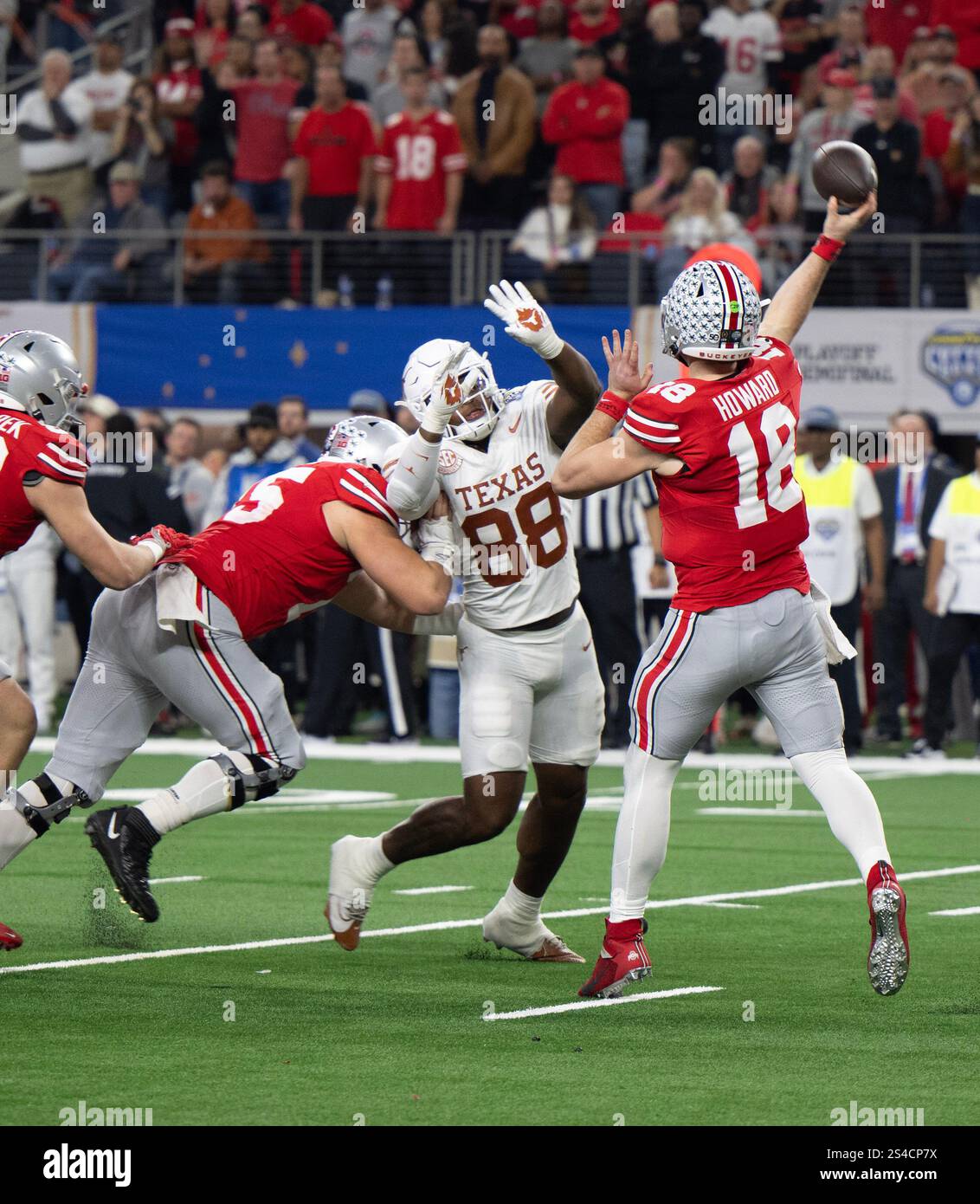 Arlington, Texas, U.S.A. 10th Jan, 2025. Texas player #88 DE BARRYN SORELL blocking Ohio State ...