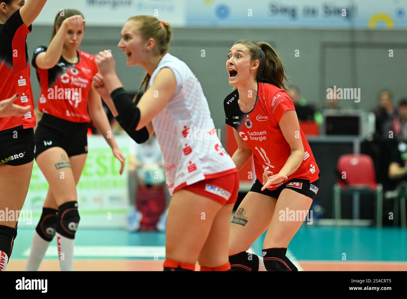 Sarah Straube (Dresdner SC, #18) Dresdner SC vs. Allianz MTV Stuttgart ...