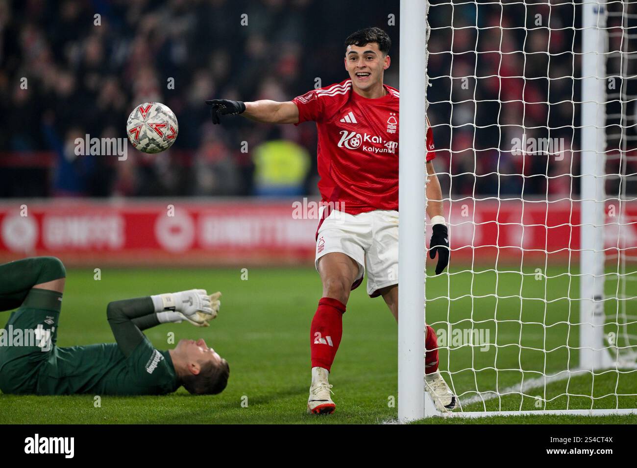 Ram—n Sosa of Nottingham Forest celebrates after scoring a goal to make ...