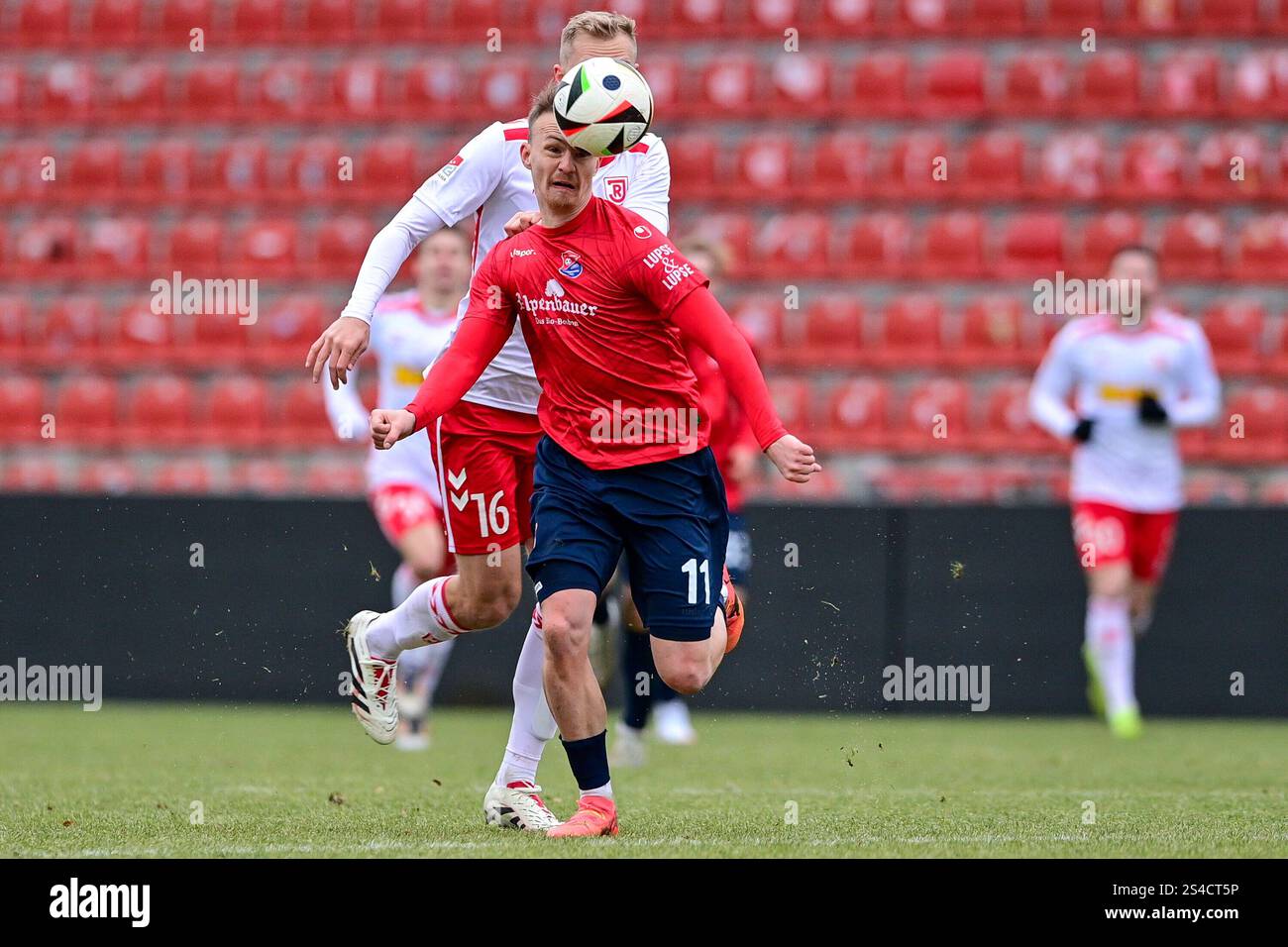 Unterhaching, Deutschland. 11th Jan, 2025. v.li.: Louis Breunig ...