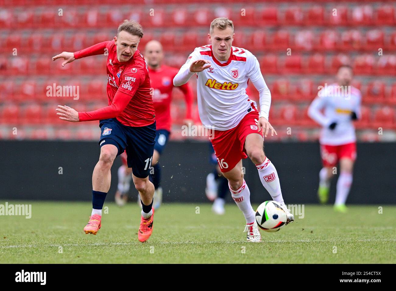 Unterhaching, Deutschland. 11th Jan, 2025. v.li.: Thomas Winkelbauer ...