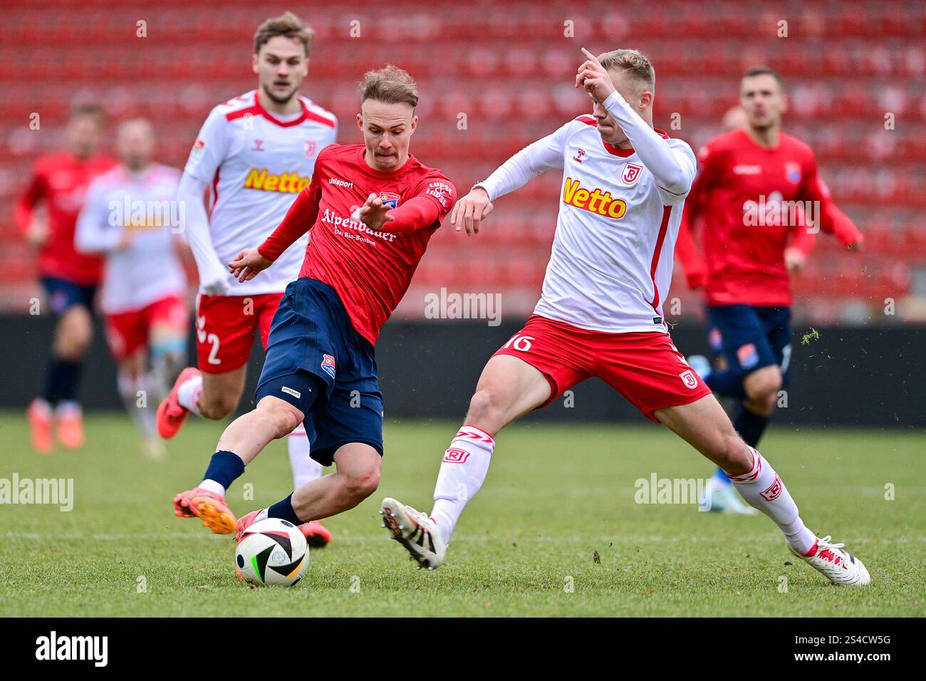 Unterhaching, Deutschland. 11th Jan, 2025. v.li.: Thomas Winkelbauer ...